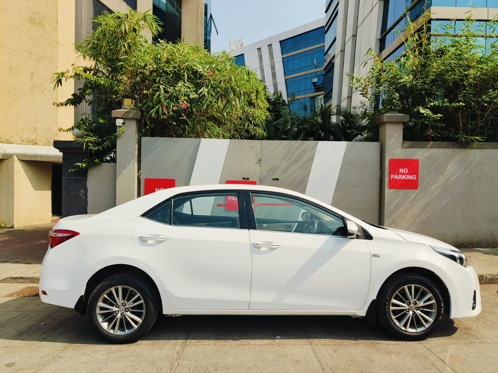 Buy Used Toyota Corolla Altis VL AT of 2016 model @ 6,55,000 INR in ...