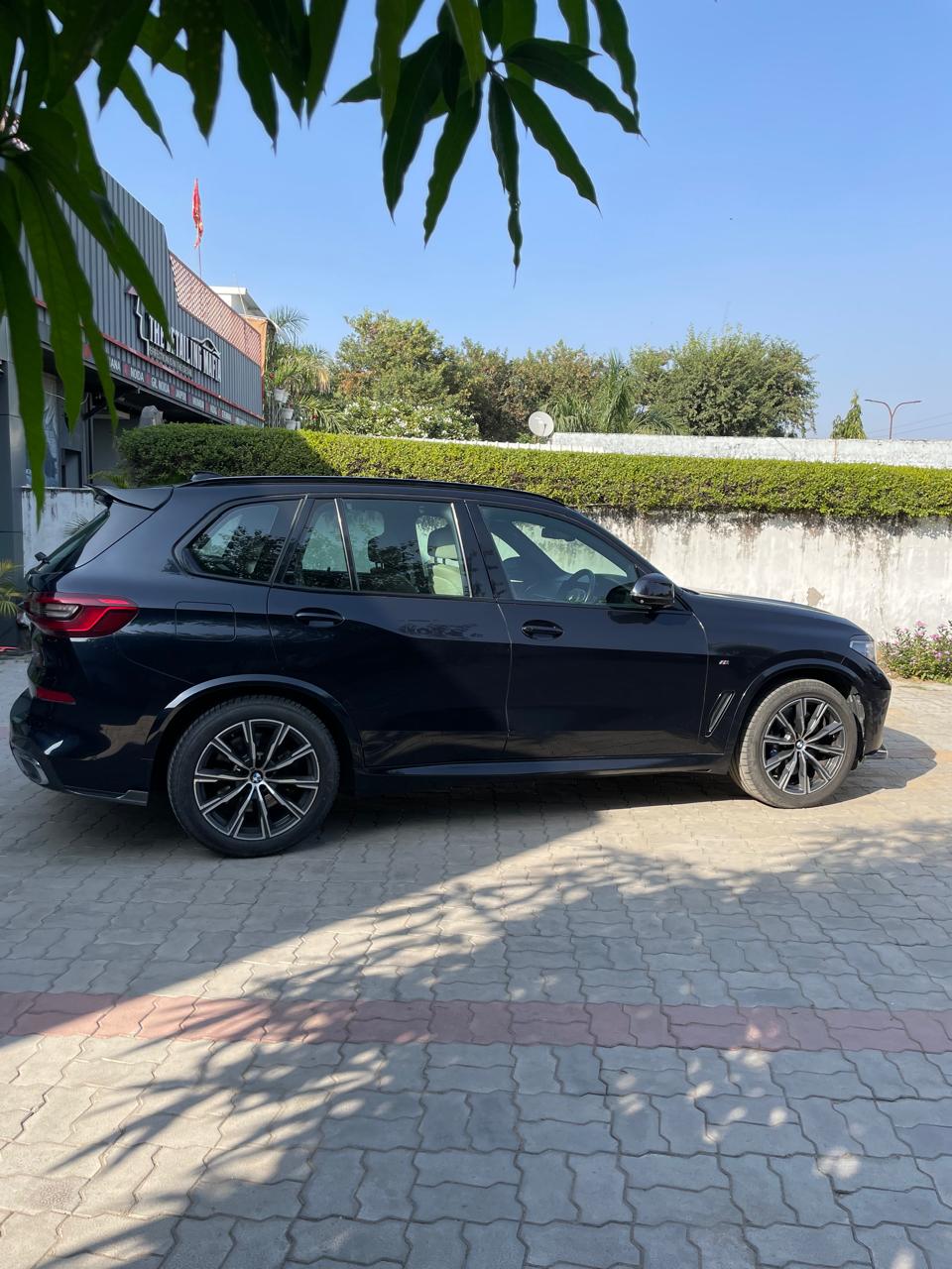 Buy Used BMW X5 xDrive 40i M Sport of 2020 model @ 51,00,000 INR in Jaipur - 4937746 - ZigWheels.com