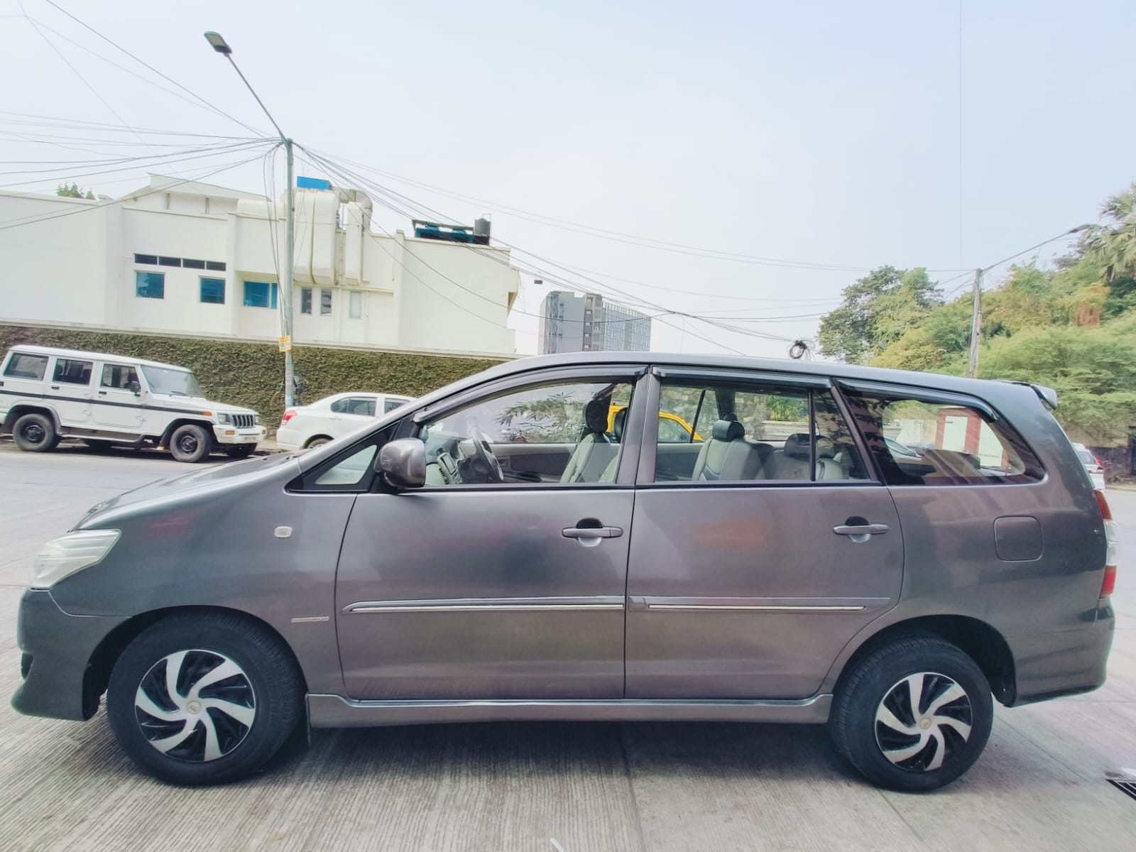 Buy Used Toyota Innova 2.5 G Diesel 8 Seater BS IV of 2013 model @ 6,99,000 INR in Mumbai ...