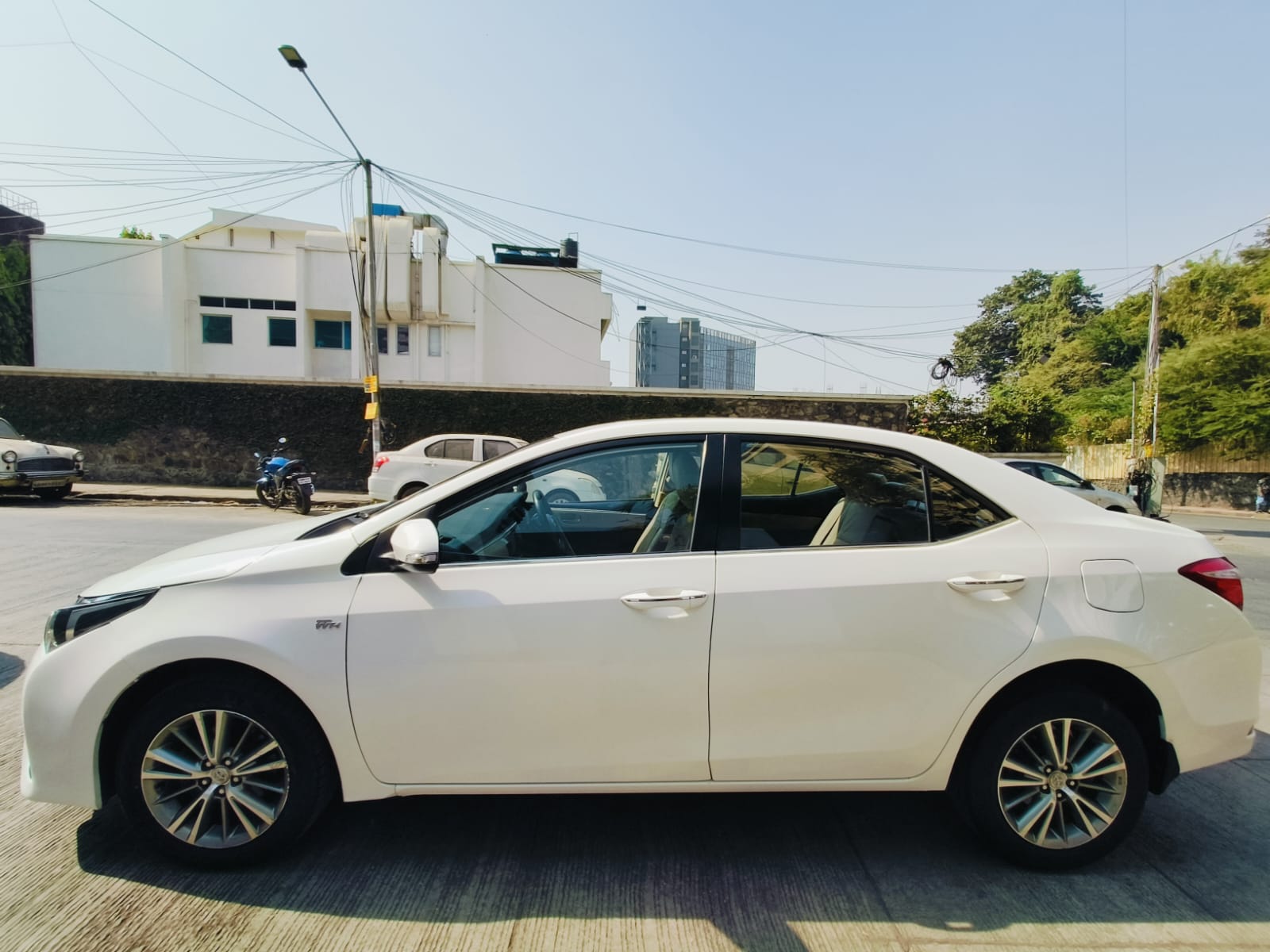 Buy Used Toyota Corolla Altis VL AT of 2016 model @ 6,55,000 INR in ...