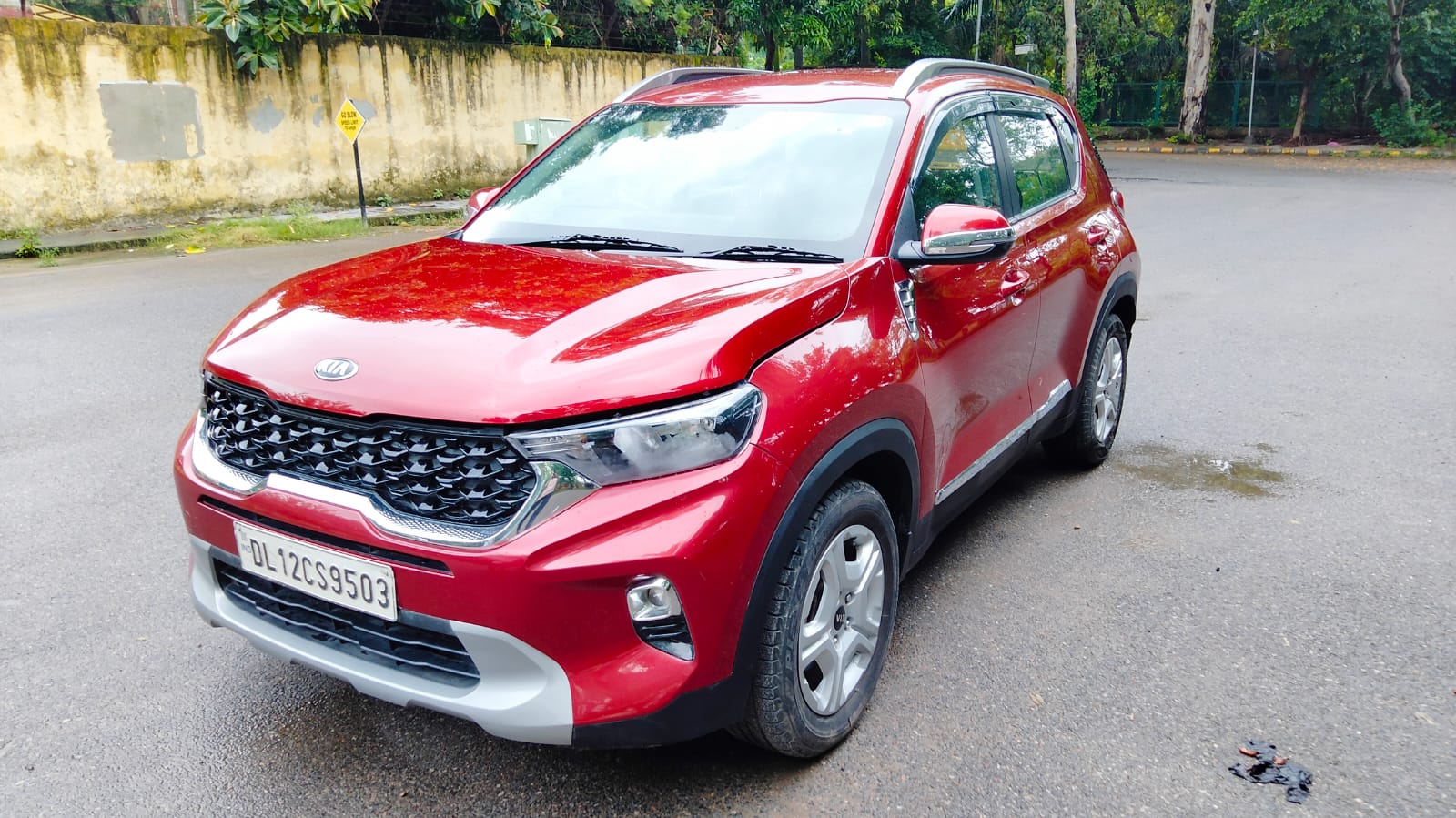 Buy Used Kia Sonet HTK Plus BSVI of 2020 model @ 6,60,000 INR in Delhi ...