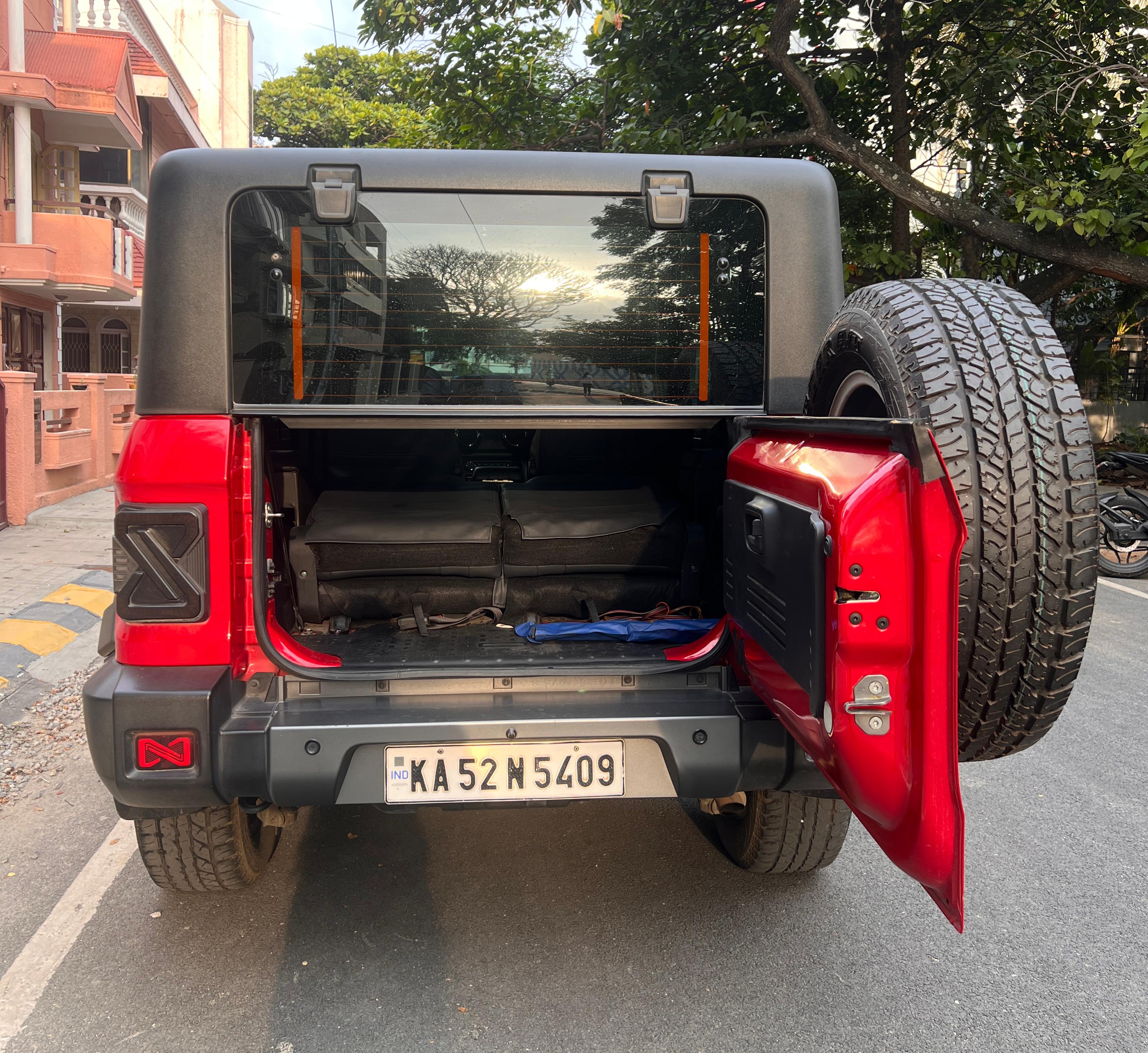 Buy Used Mahindra Thar LX 4WD Hard Top Diesel AT BSVI of 2022 model ...