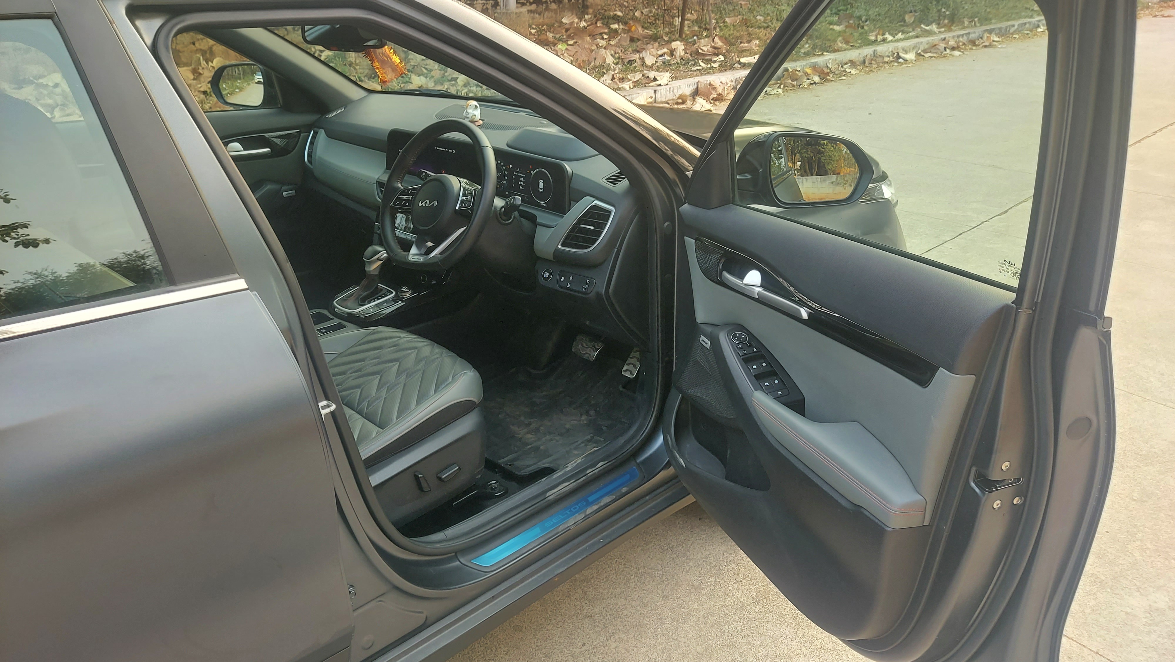 Buy Used Kia Seltos X-Line Turbo DCT of 2024 model @ 20,45,000 INR in ...