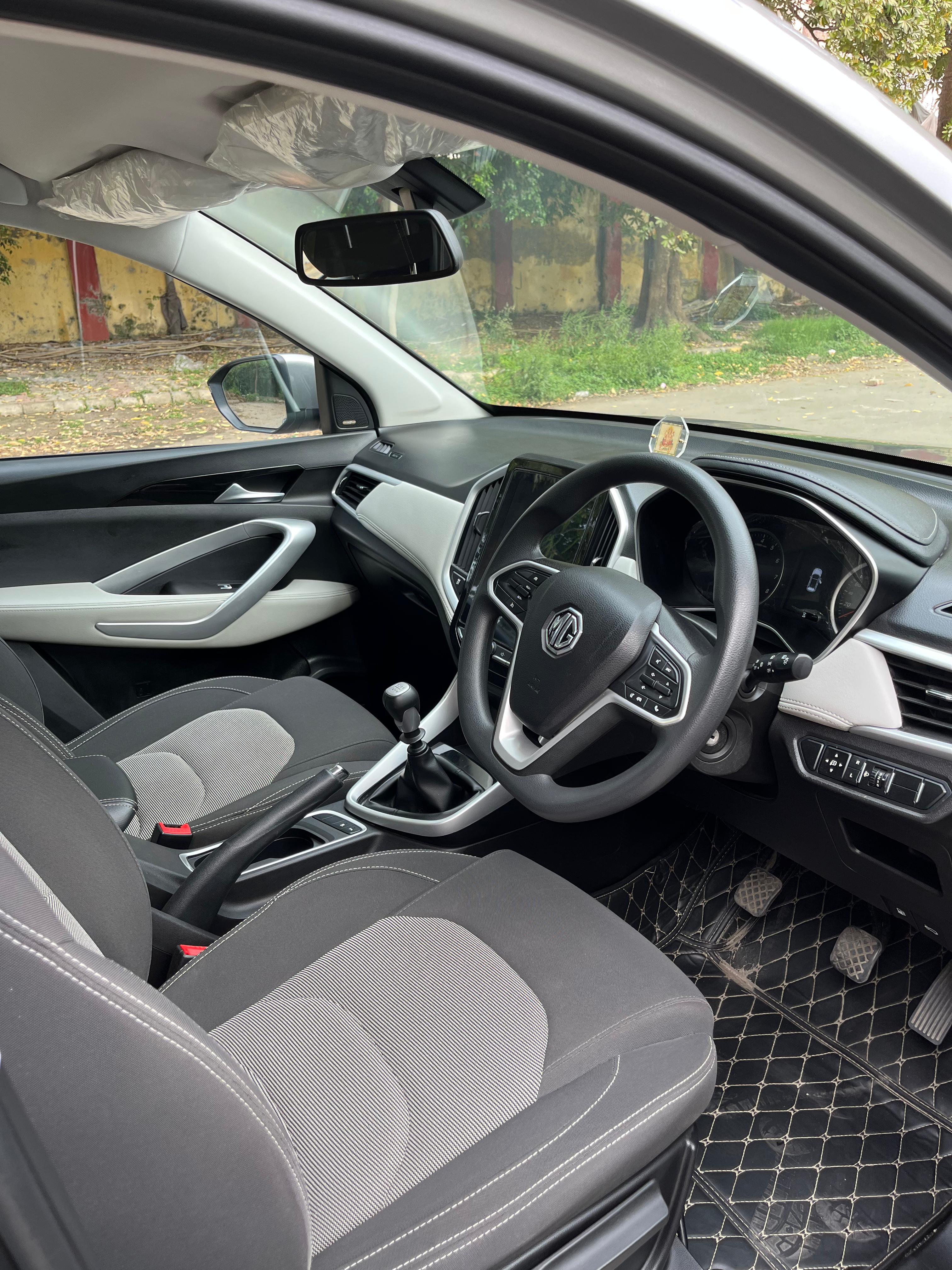 Buy Used MG Hector Plus Super Diesel MT 7 STR of 2021 model @ 11,55,000 ...