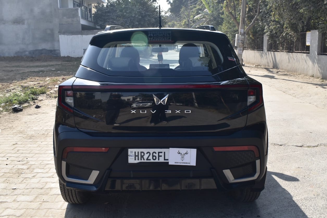Buy Used Mahindra XUV 3XO MX3 AT of 2024 model @ 9,45,000 INR in Gurgaon - 5063579 - ZigWheels.com