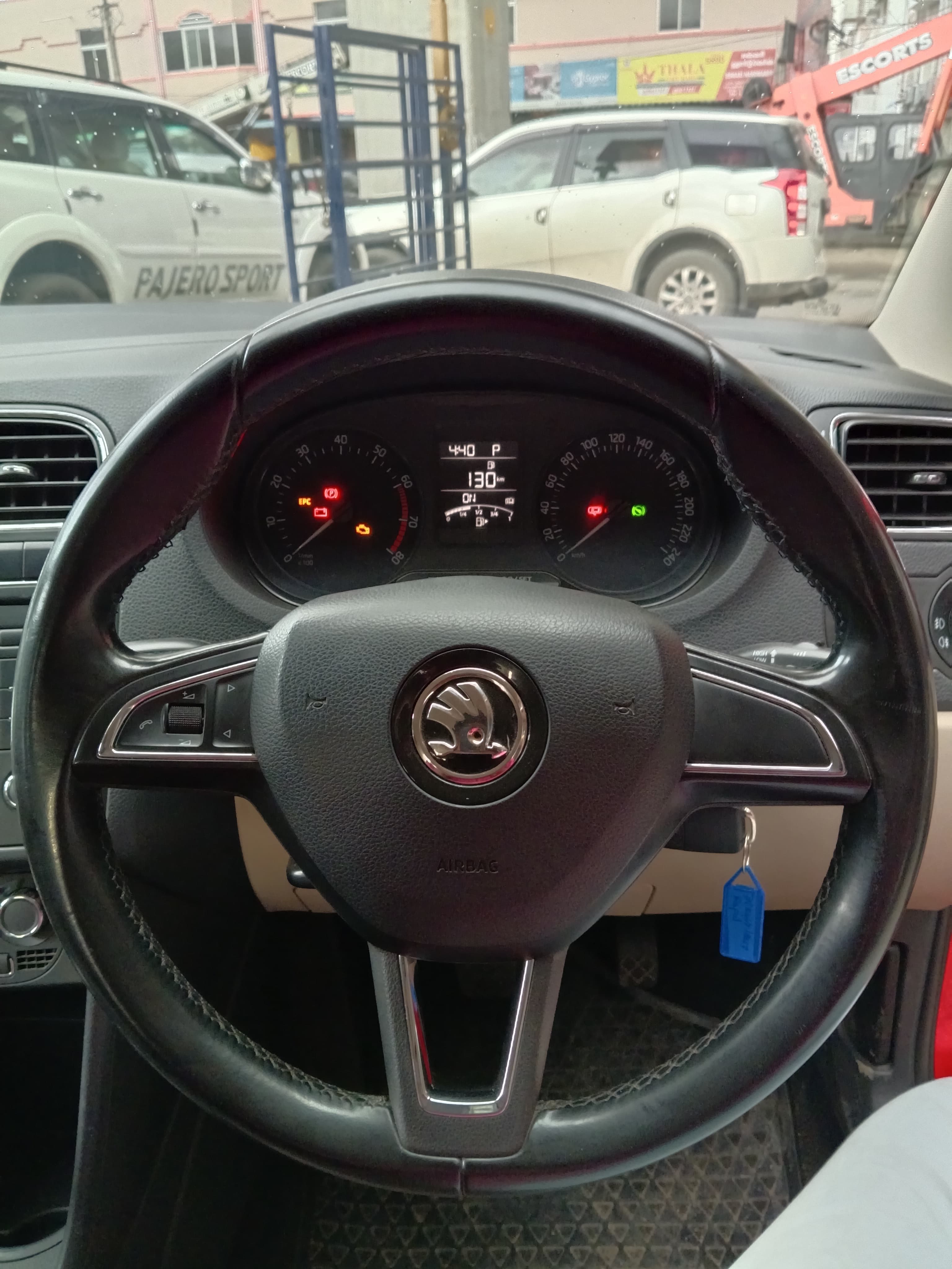 Buy Used Skoda Rapid 1.6 MPI Ambition BSIV of 2017 model @ 5,75,000 INR in Chennai - 4953526 ...