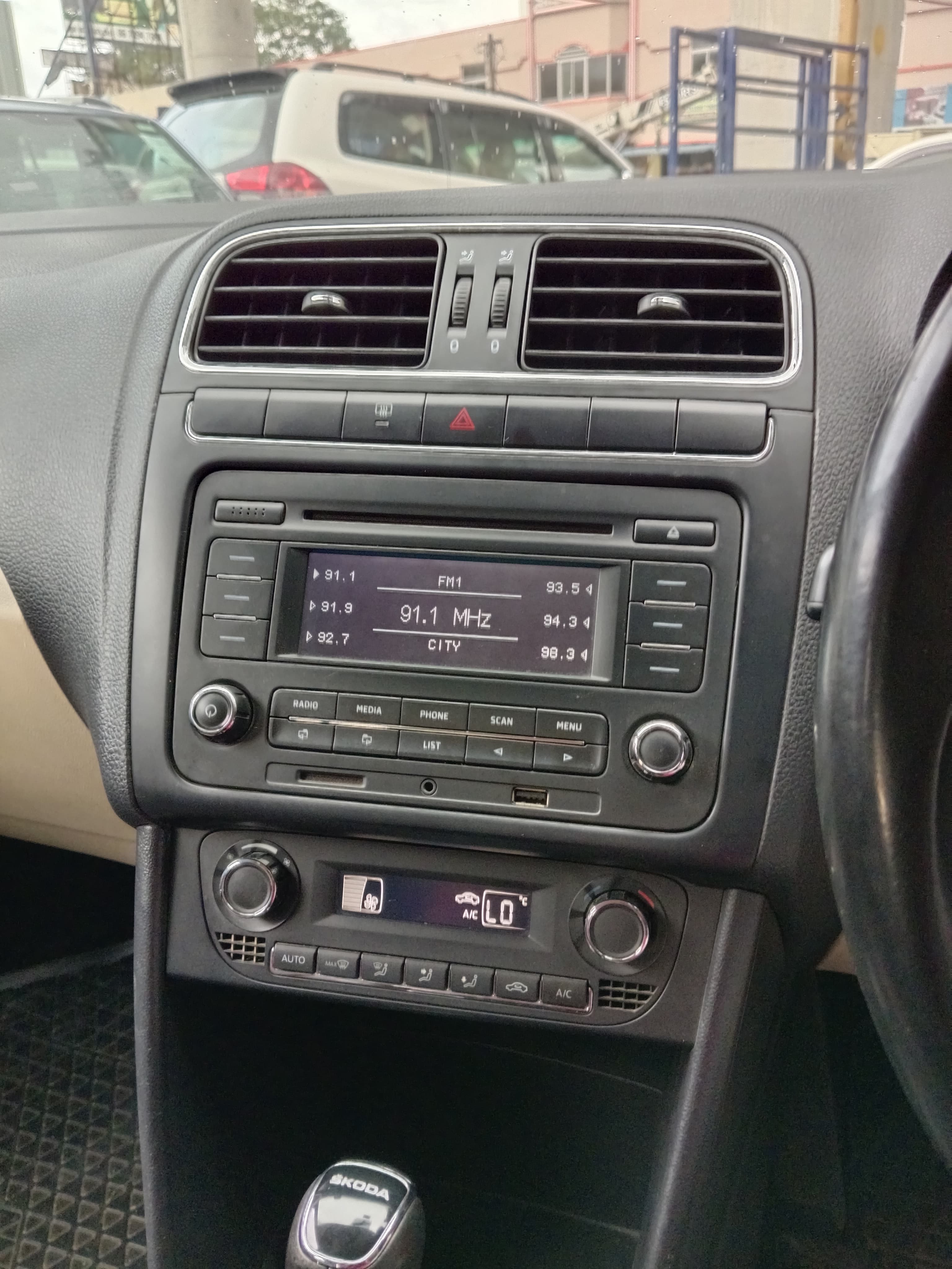 Buy Used Skoda Rapid 1.6 MPI Ambition BSIV of 2017 model @ 5,75,000 INR in Chennai - 4953526 ...