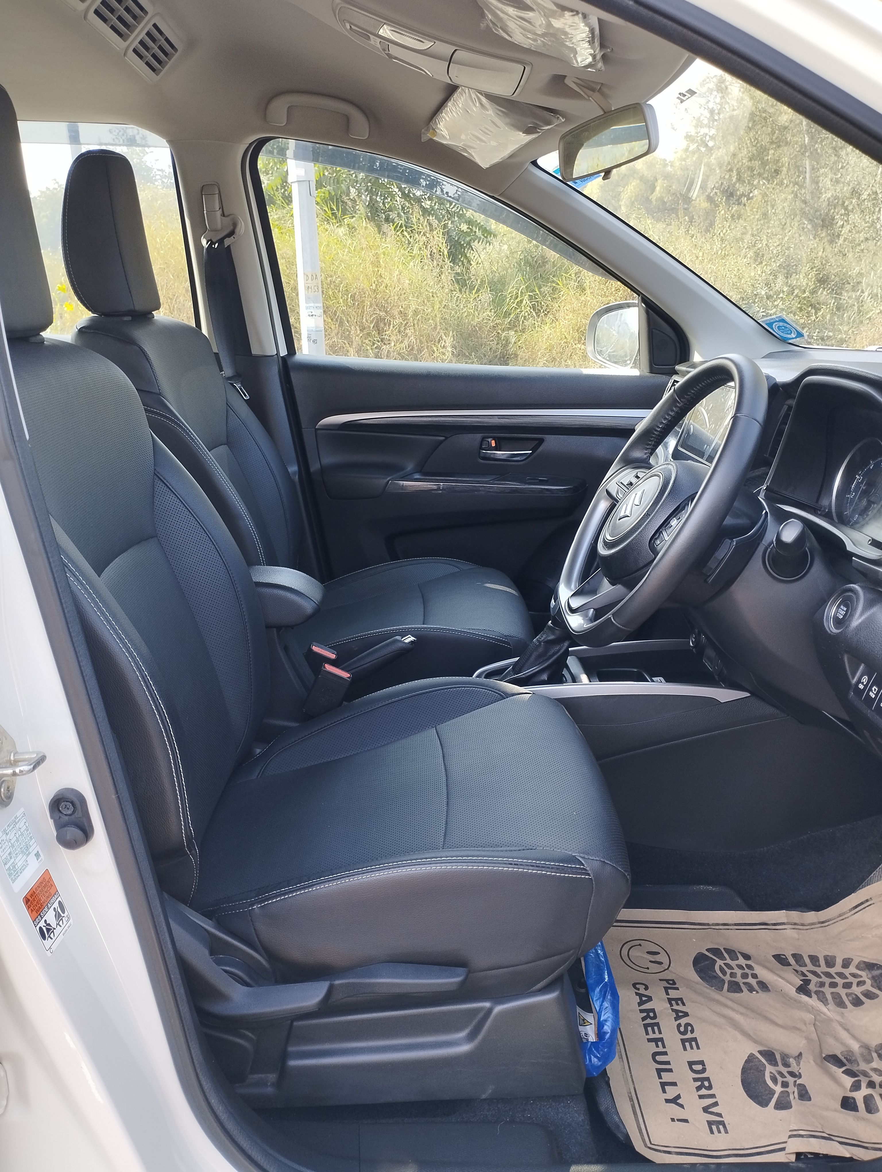 Buy Used Maruti XL6 Alpha Plus AT of 2024 model @ 12,25,000 INR in ...
