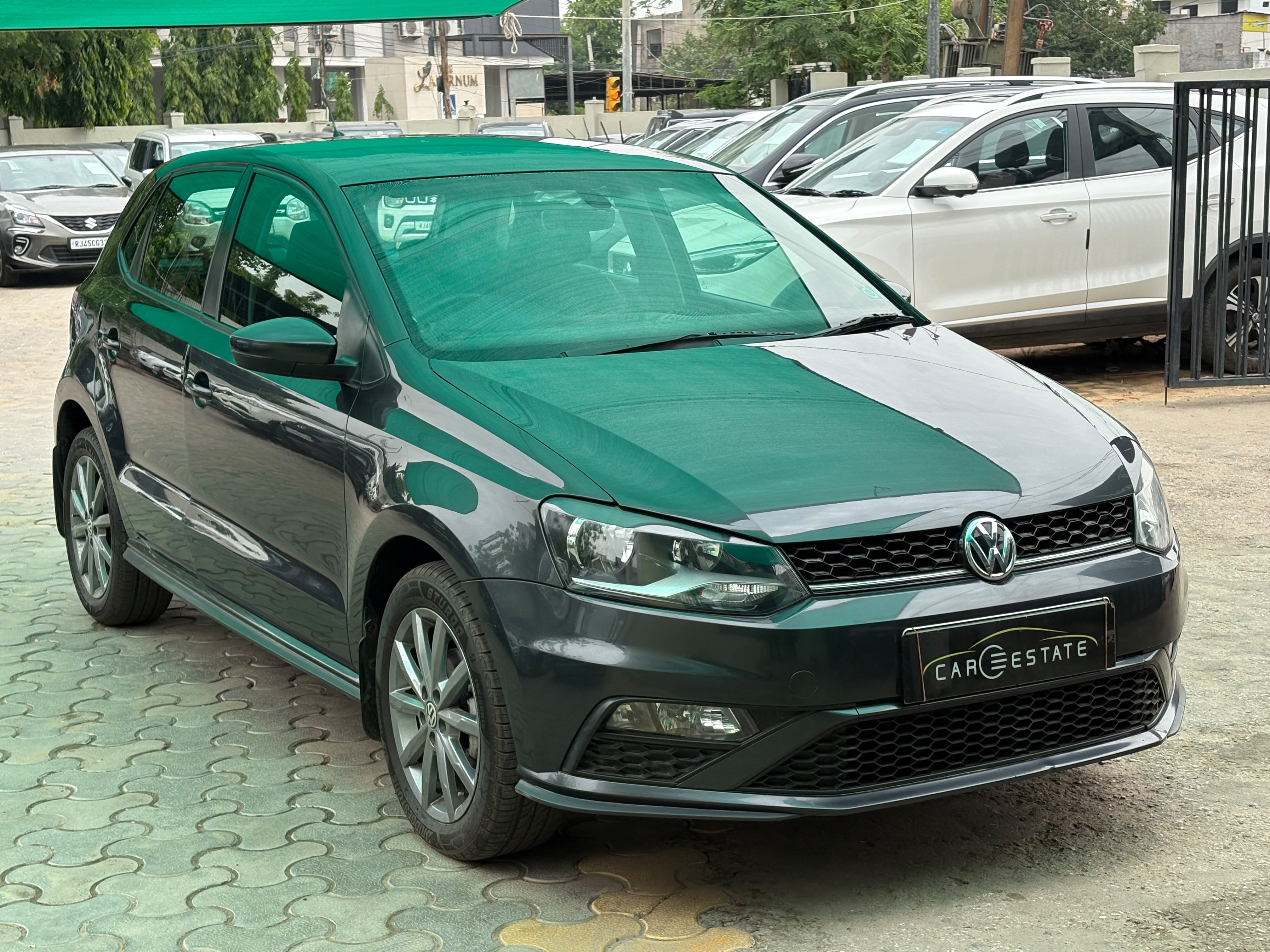 Buy Used Volkswagen Polo 1.0 MPI Highline Plus BSIV of 2020 model @ 6 ...