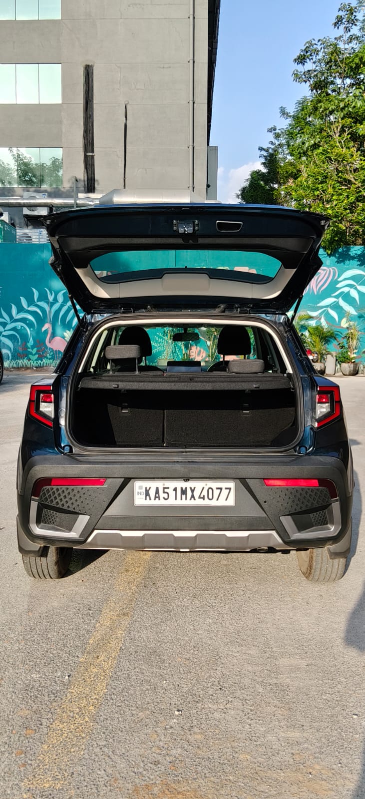 Buy Used Mahindra XUV 3XO MX3 AT of 2024 model @ 10,75,000 INR in ...