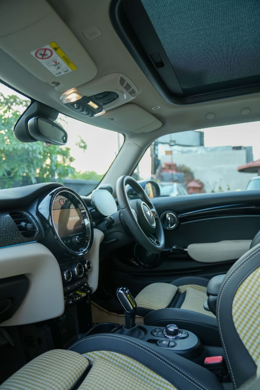 Buy Used Mini Cooper SE Electric of 2023 model @ 32,00,000 INR in Jaipur - 4942584 - ZigWheels.com