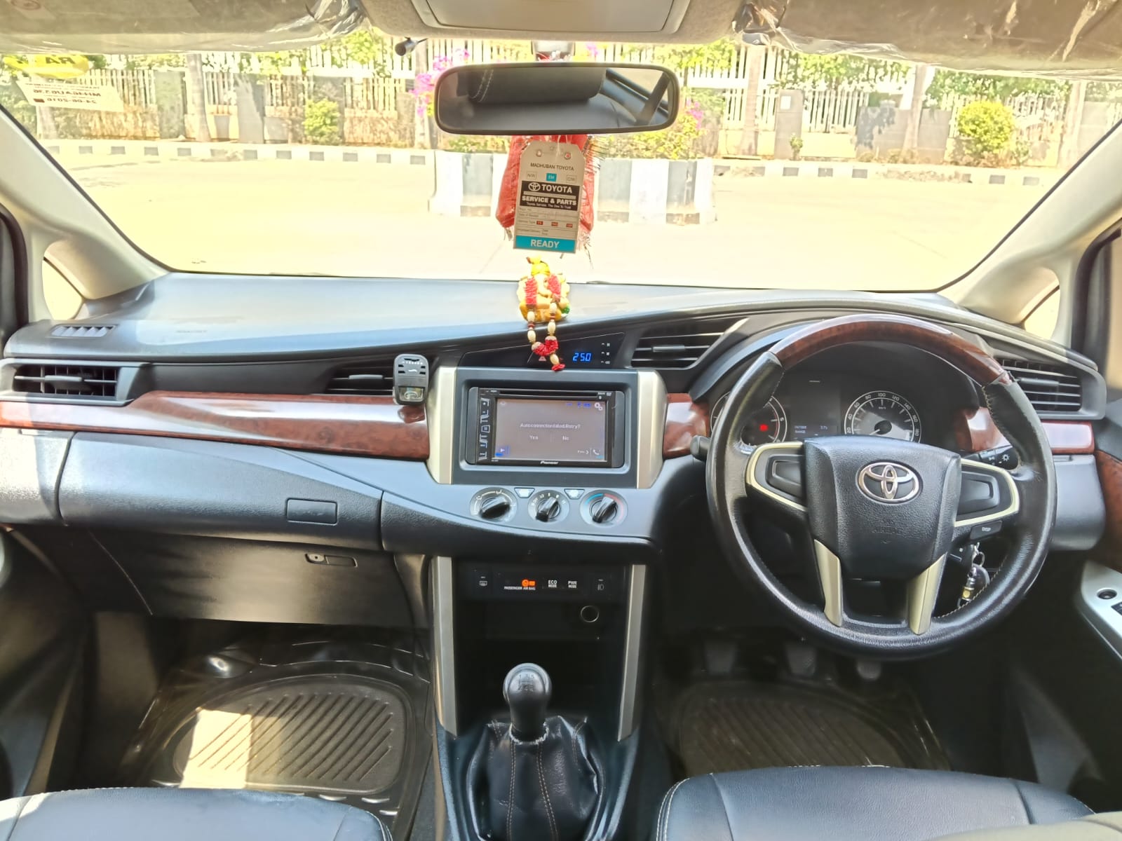 Buy Used Toyota Innova 2.5 G Diesel 7 Seater BS IV of 2016 model @ 13 ...