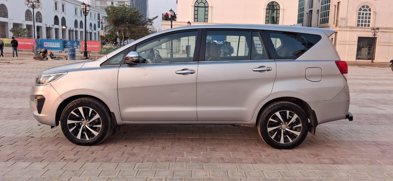 Buy Used Toyota Innova Crysta 2.4 ZX 7 STR AT of 2022 model @ 20,75,000 ...