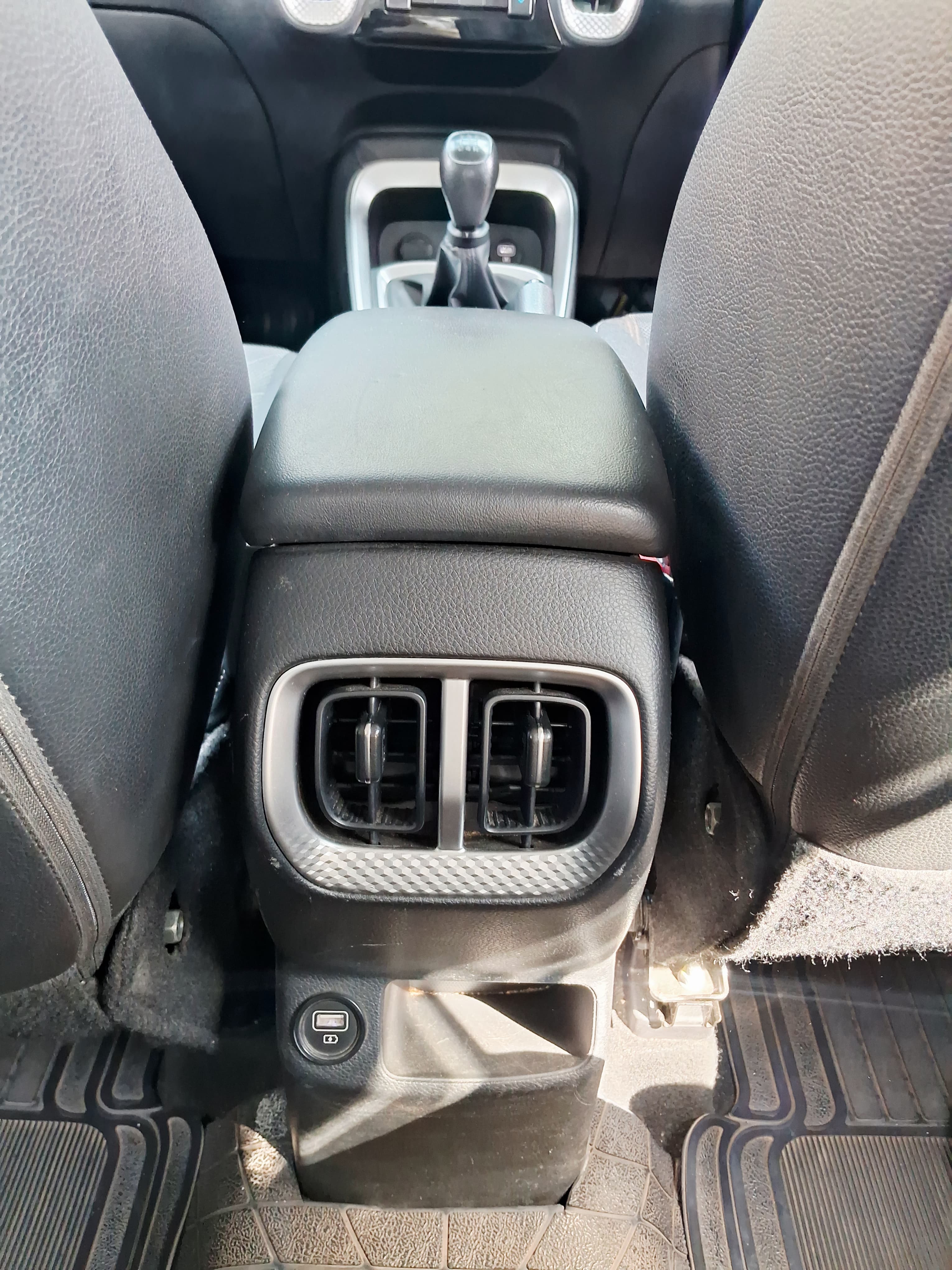 Buy Used Kia Sonet HTK Plus BSVI of 2021 model @ 6,95,000 INR in Pune - 4954403 - ZigWheels.com