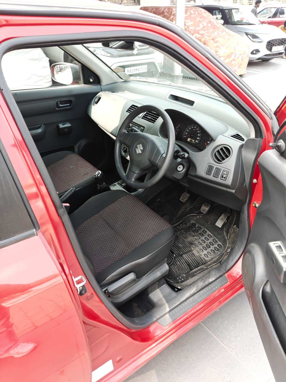 Buy Used Maruti Swift 1.2 LXi BSIII of 2011 model @ 2,60,000 INR in Bangalore - 5044602 ...