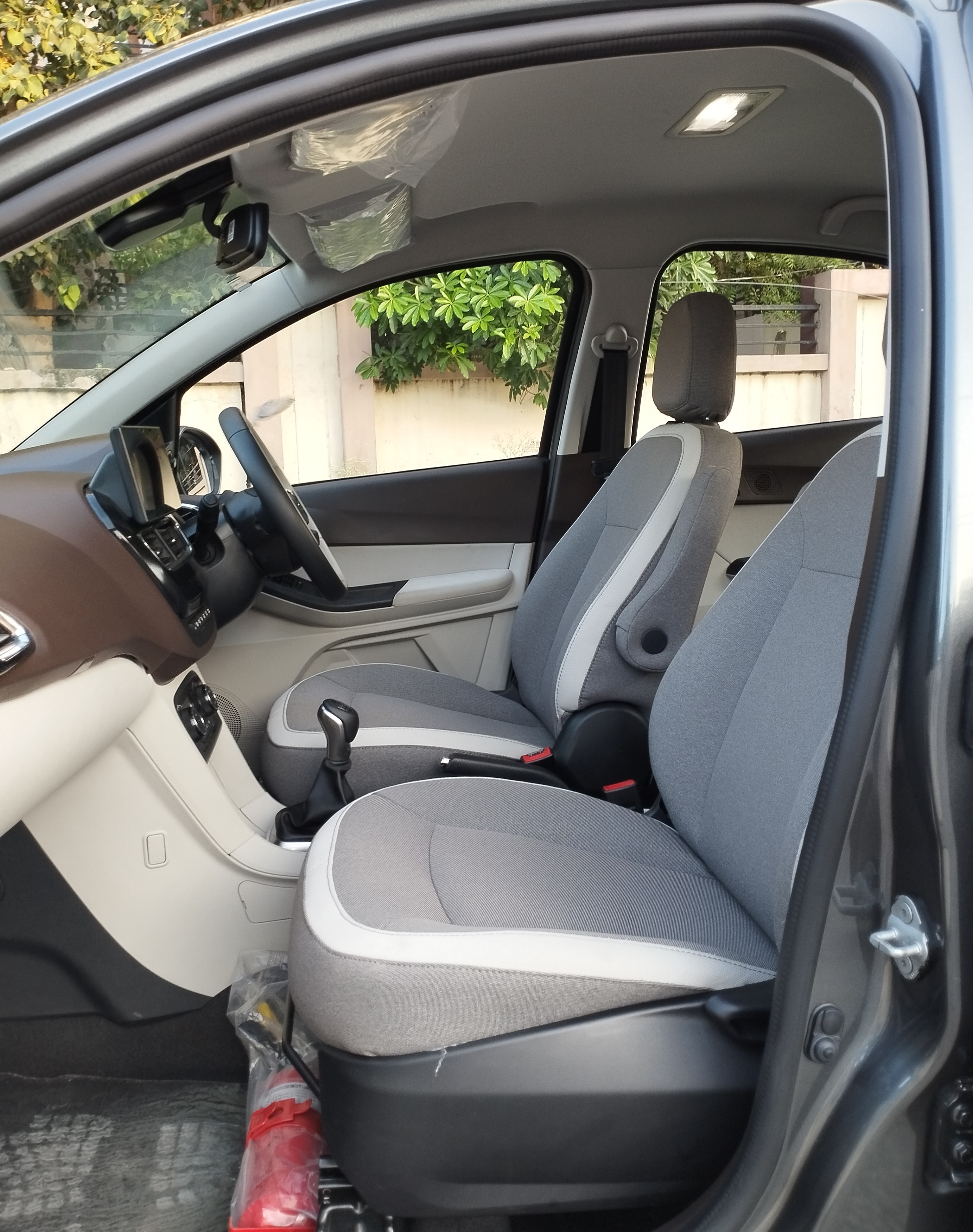 Buy Used Tata Tigor XZ Plus Lux CNG of 2025 model @ 9,25,000 INR in Delhi - 5092474 - ZigWheels.com