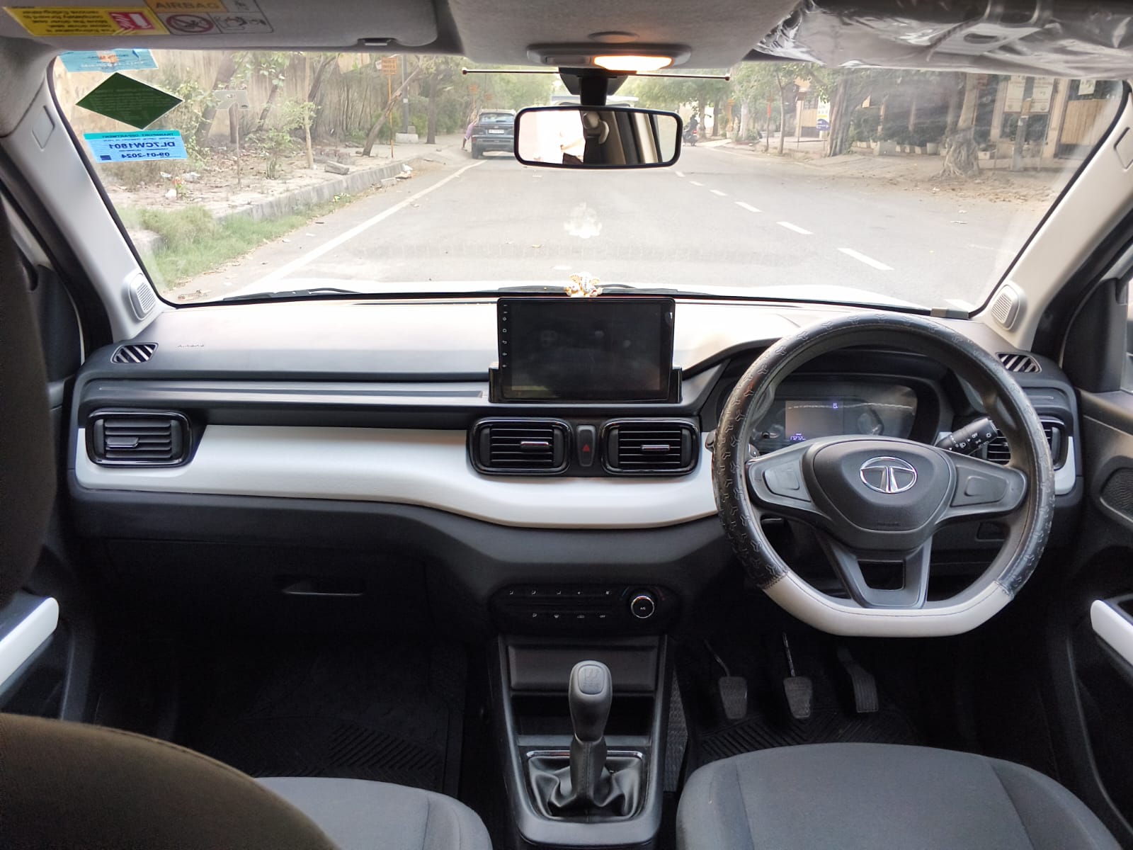 Buy Used Tata Punch Pure CNG of 2023 model @ 6,75,000 INR in Delhi ...