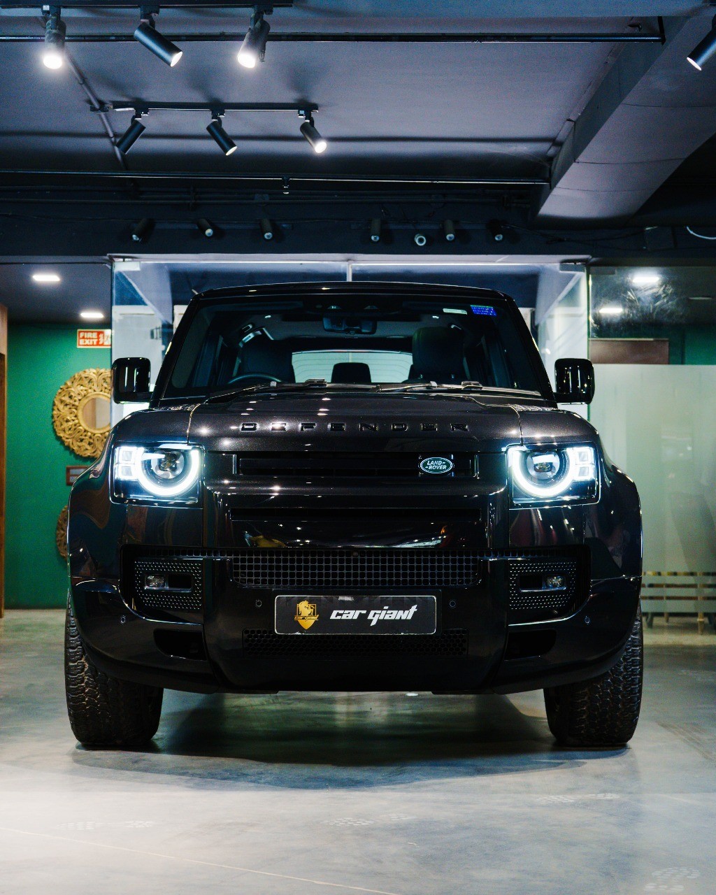 Used Land Rover Defender 2.0 110 HSE Car in New Delhi, 2024 Model ...