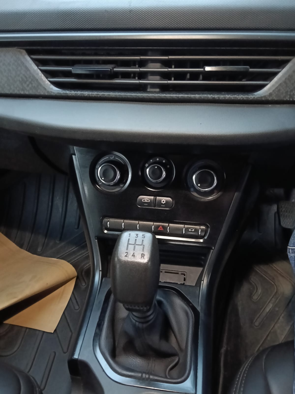Buy Used Tata Nexon Smart Plus of 2024 model @ 6,95,000 INR in Delhi ...