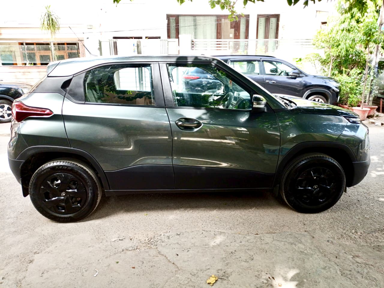 Buy Used Tata Punch Adventure CNG of 2025 model @ 8,10,000 INR in Delhi ...
