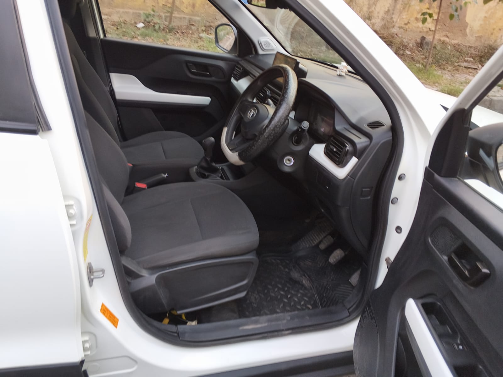 Buy Used Tata Punch Pure CNG of 2023 model @ 6,75,000 INR in Delhi ...