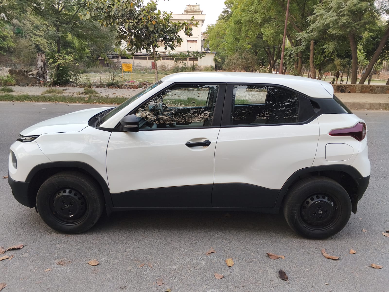 Buy Used Tata Punch Pure CNG of 2023 model @ 6,75,000 INR in Delhi ...