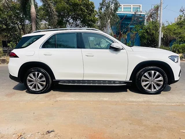 Buy Used Mercedes-Benz GLE 300d BSVI of 2021 model @ 62,95,000 INR in ...