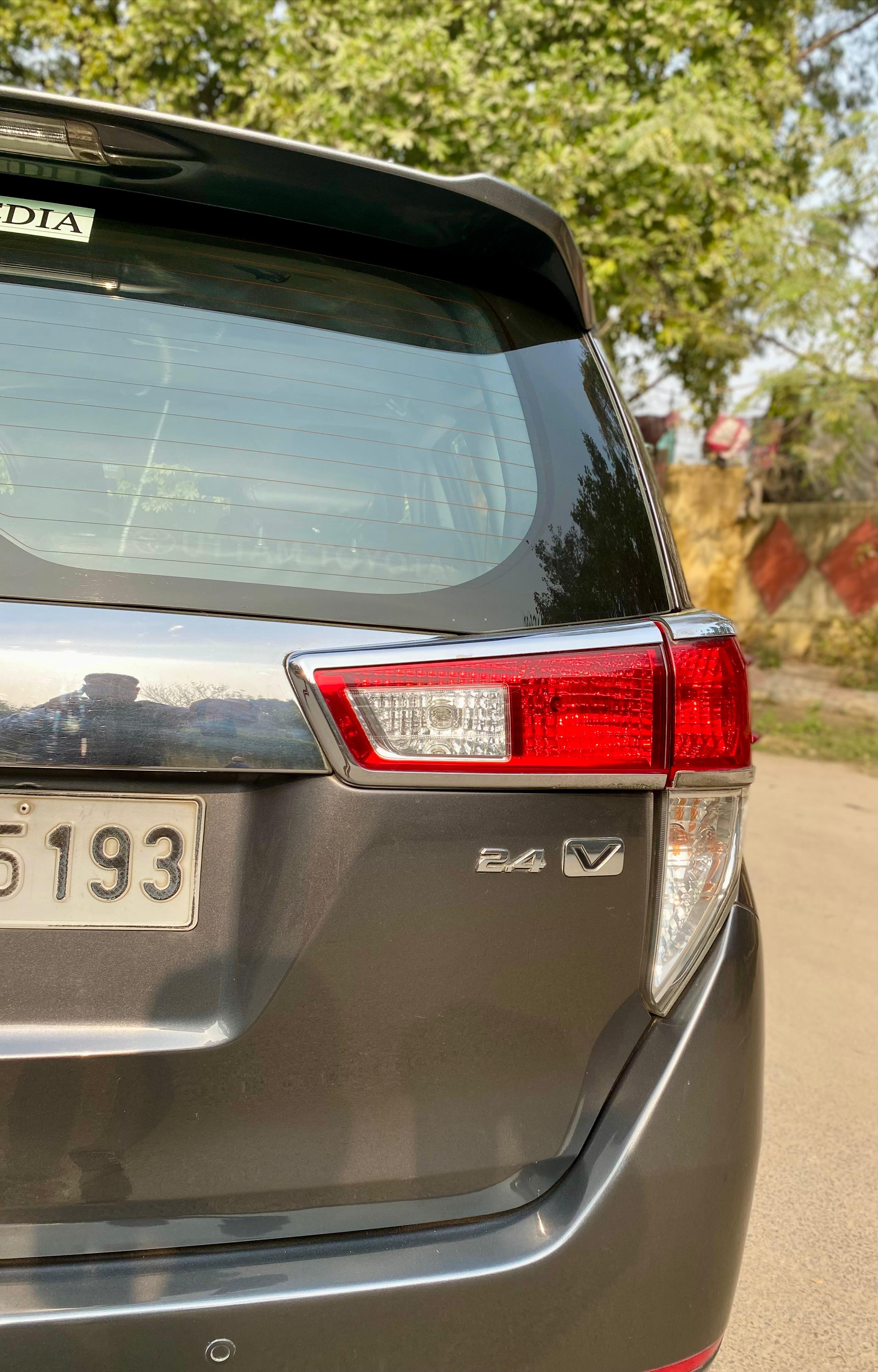 Buy Used Toyota Innova Crysta 2.4 VX MT 8S BSIV of 2018 model @ 13 ...