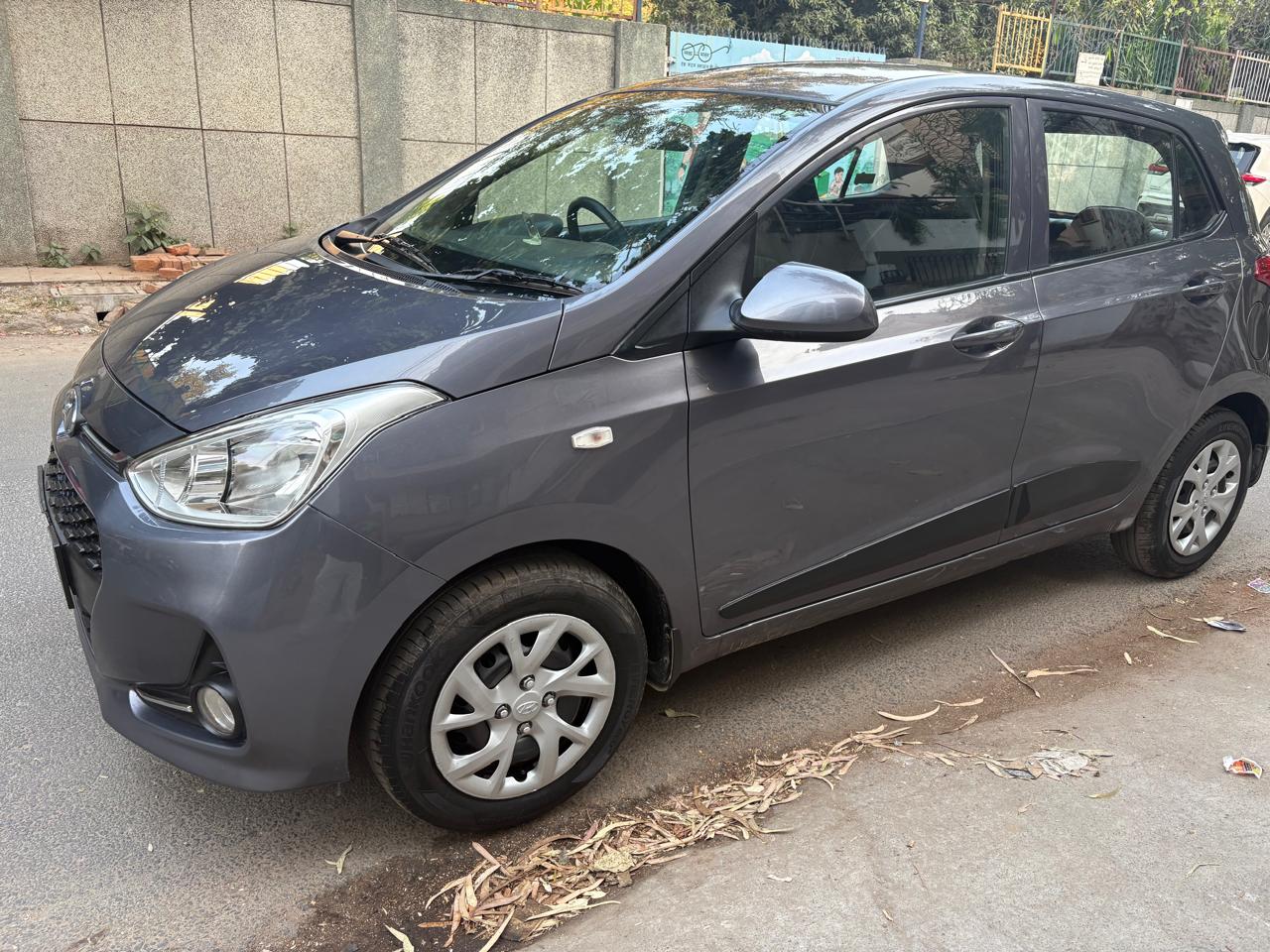 Buy Used Hyundai Grand i10 Magna of 2017 model @ 3,49,000 INR in Delhi ...