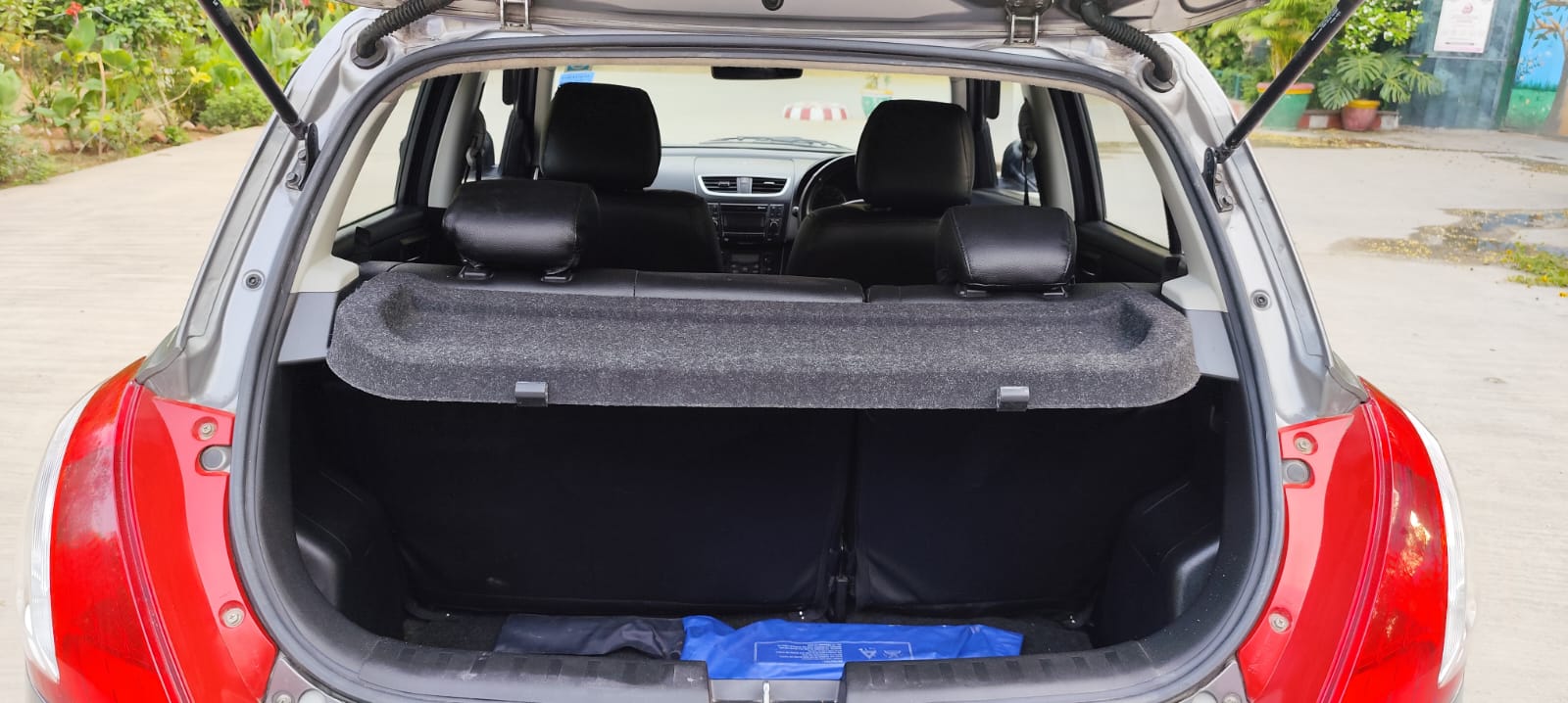 Buy Used Maruti Swift ZXI BSIV of 2016 model @ 4,35,000 INR in Delhi ...