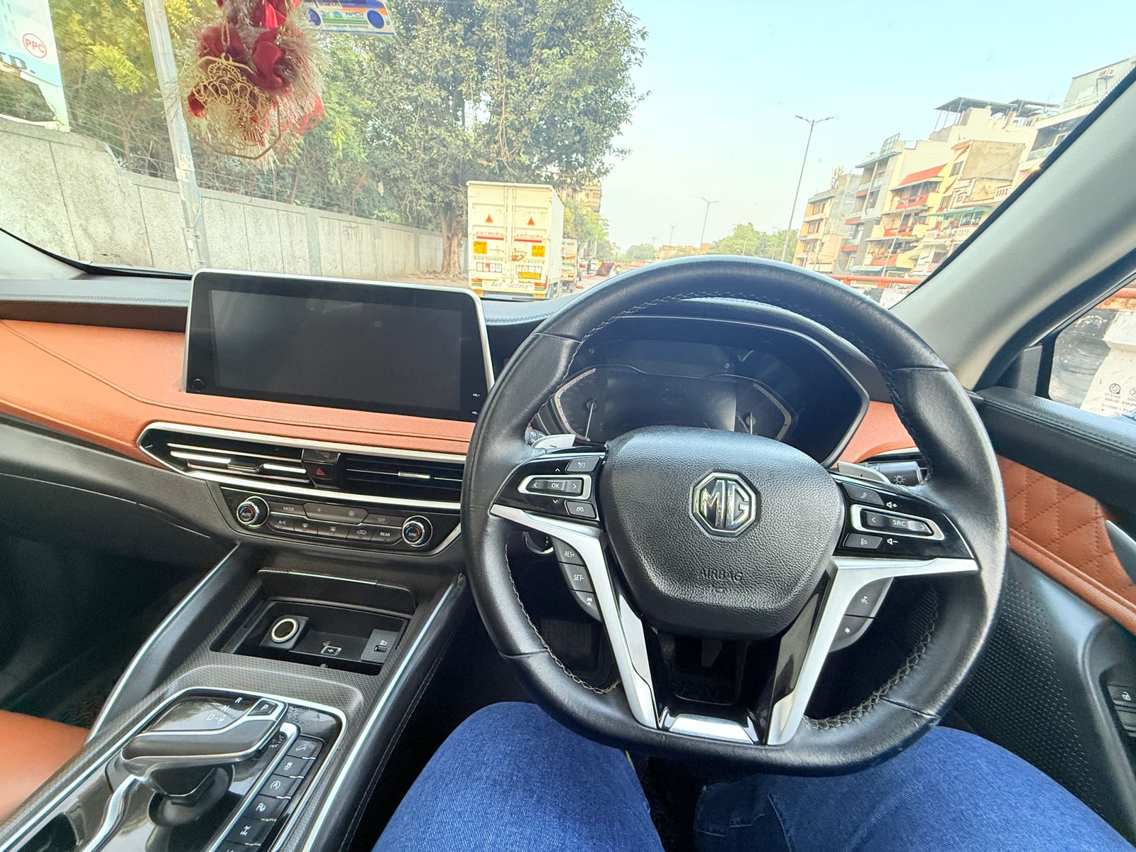 Buy Used MG Gloster Savvy 6-Str of 2021 model @ 26,50,000 INR in Delhi ...
