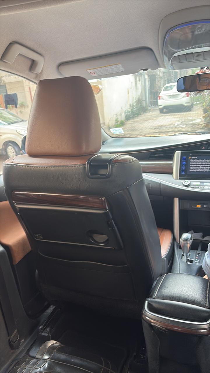 Buy Used Toyota Innova Crysta 2.8 ZX AT BSIV of 2016 model @ 9,75,000 ...