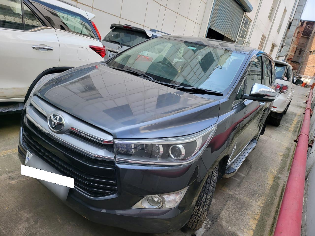 Buy Used Toyota Innova Crysta 2.8 ZX AT BSIV of 2016 model @ 11,75,000 ...