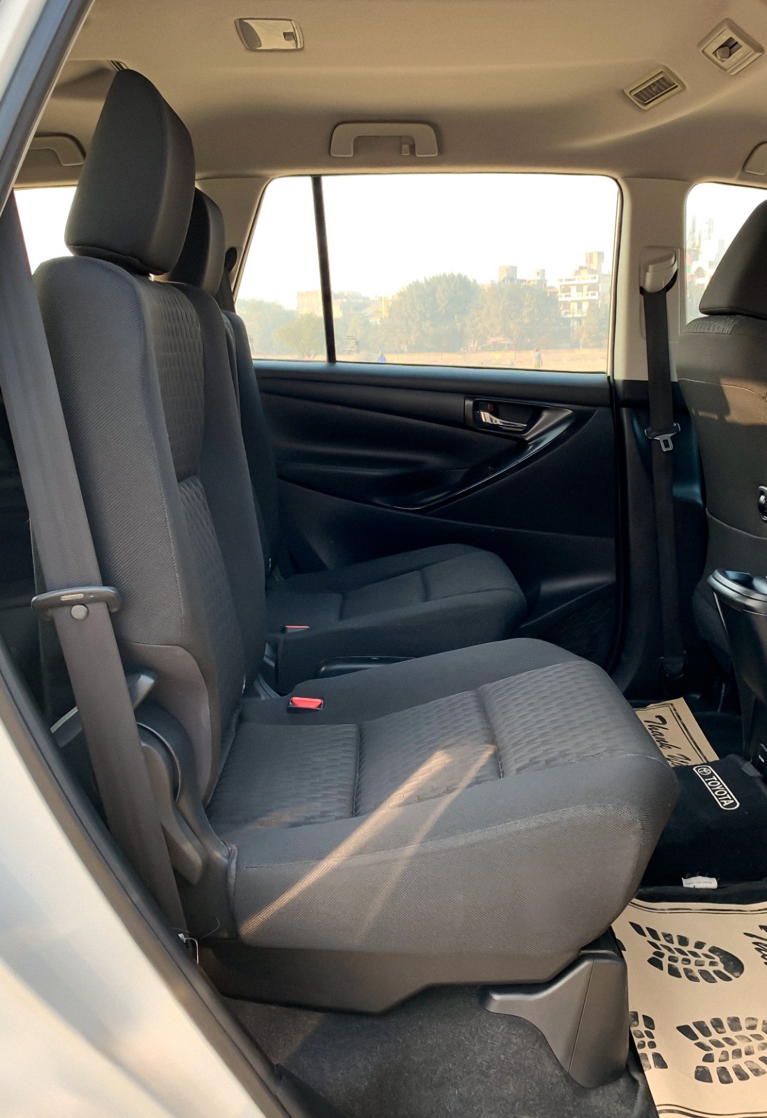 Buy Used Toyota Innova Crysta 2.4 G MT BSIV of 2017 model @ 11,75,000 ...