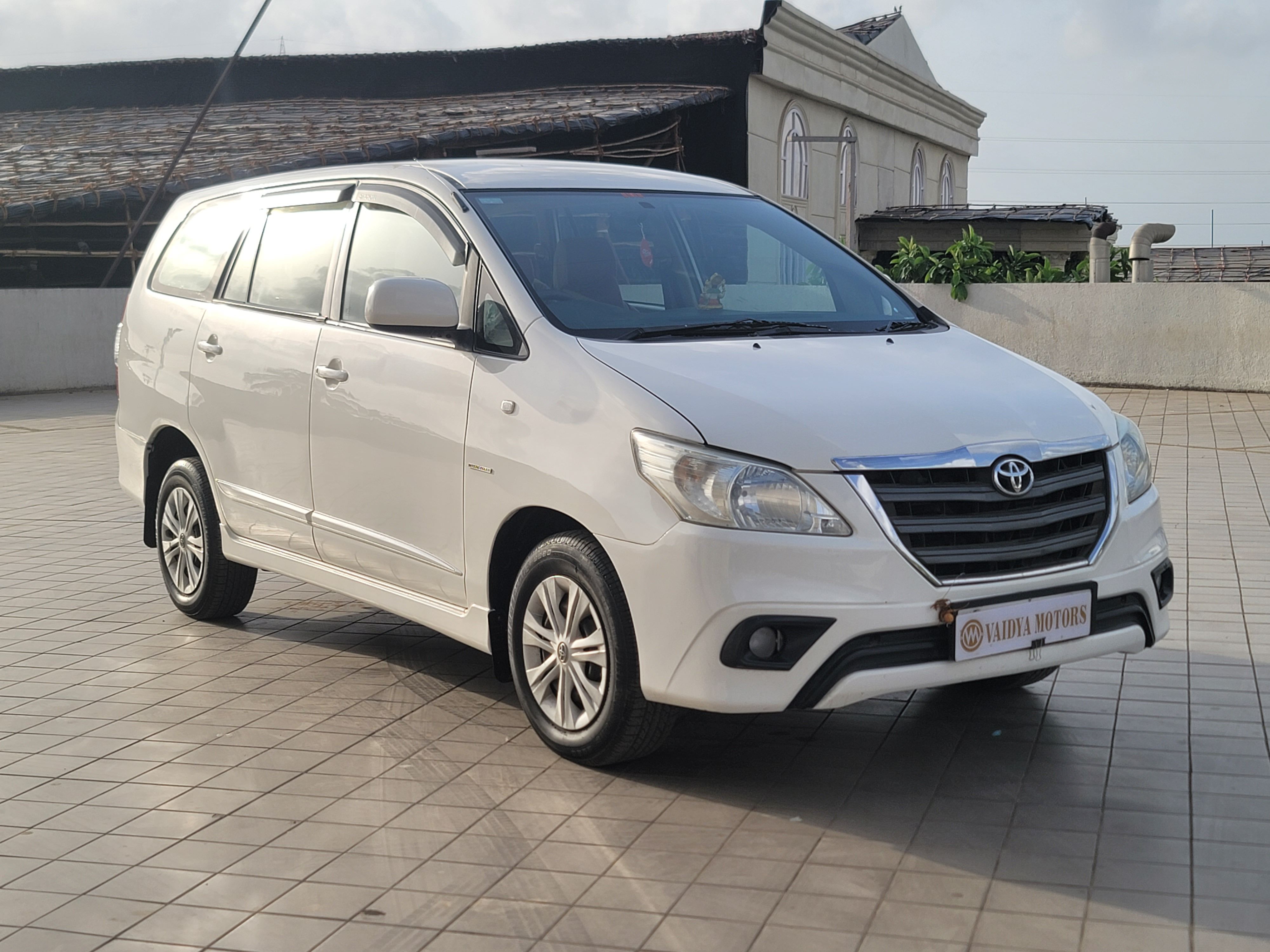 Buy Used Toyota Innova 2.5 G Diesel 7 Seater BS IV of 2015 model @ 8 ...
