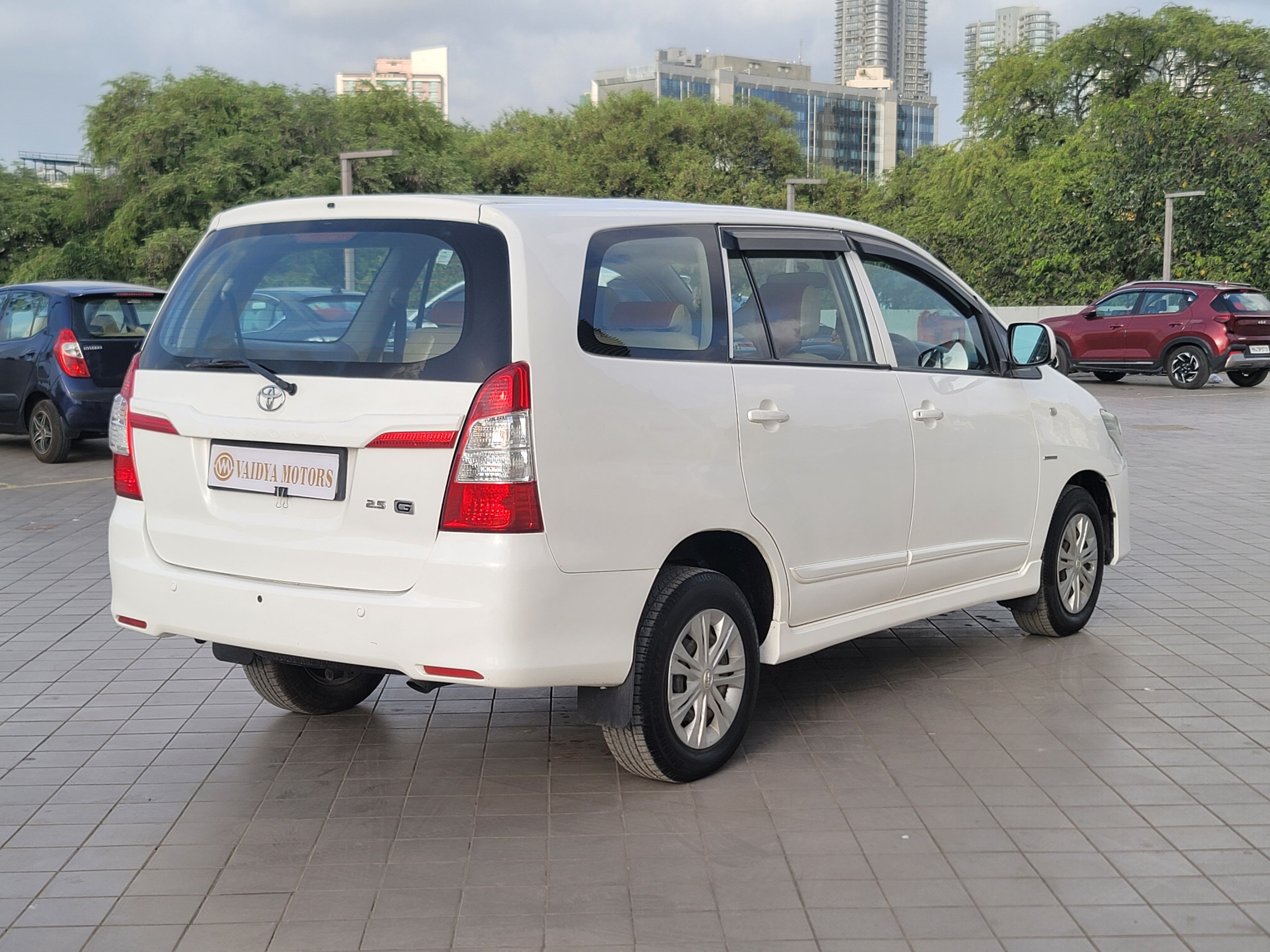 Buy Used Toyota Innova 2.5 G Diesel 7 Seater BS IV of 2015 model @ 8 ...
