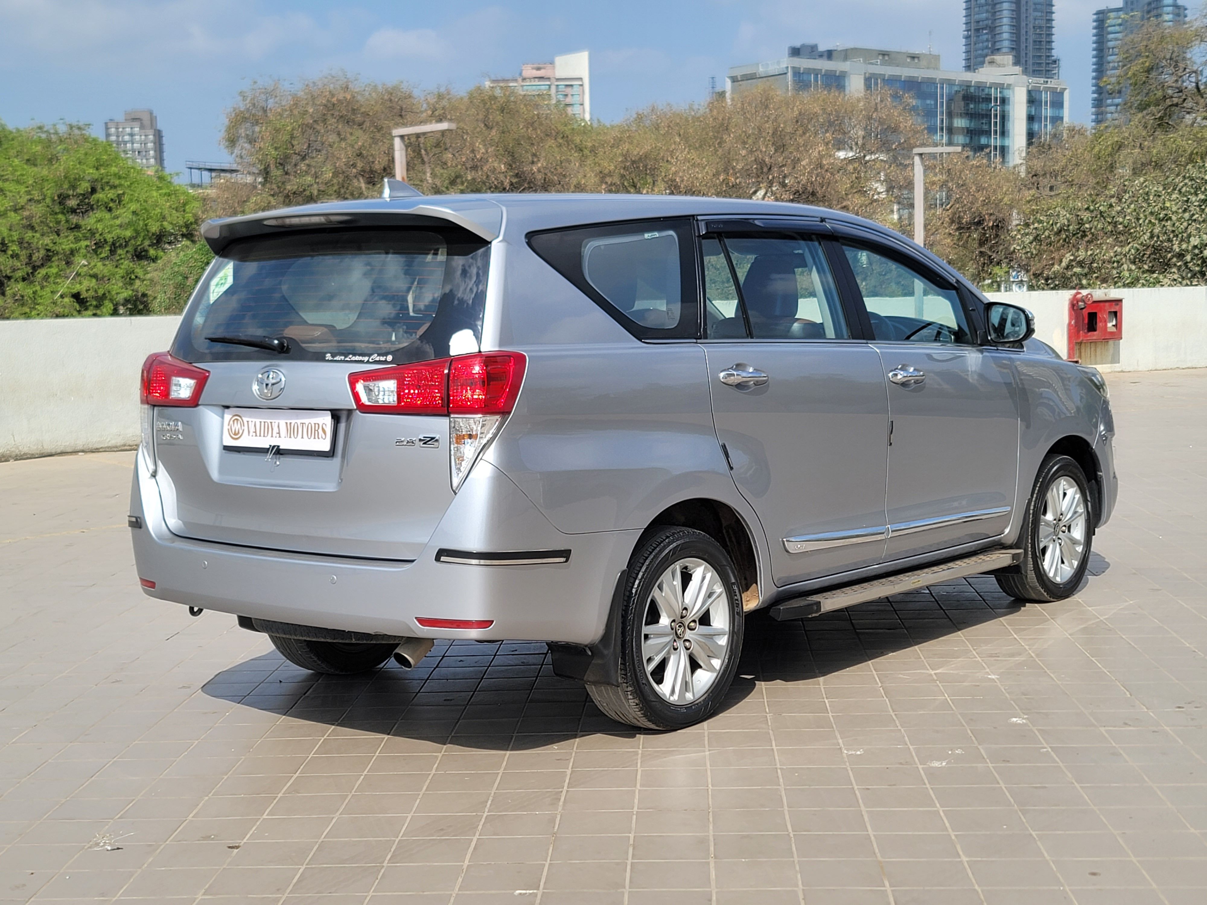 Buy Used Toyota Innova Crysta 2.8 GX AT BSIV of 2018 model @ 18,00,000 ...