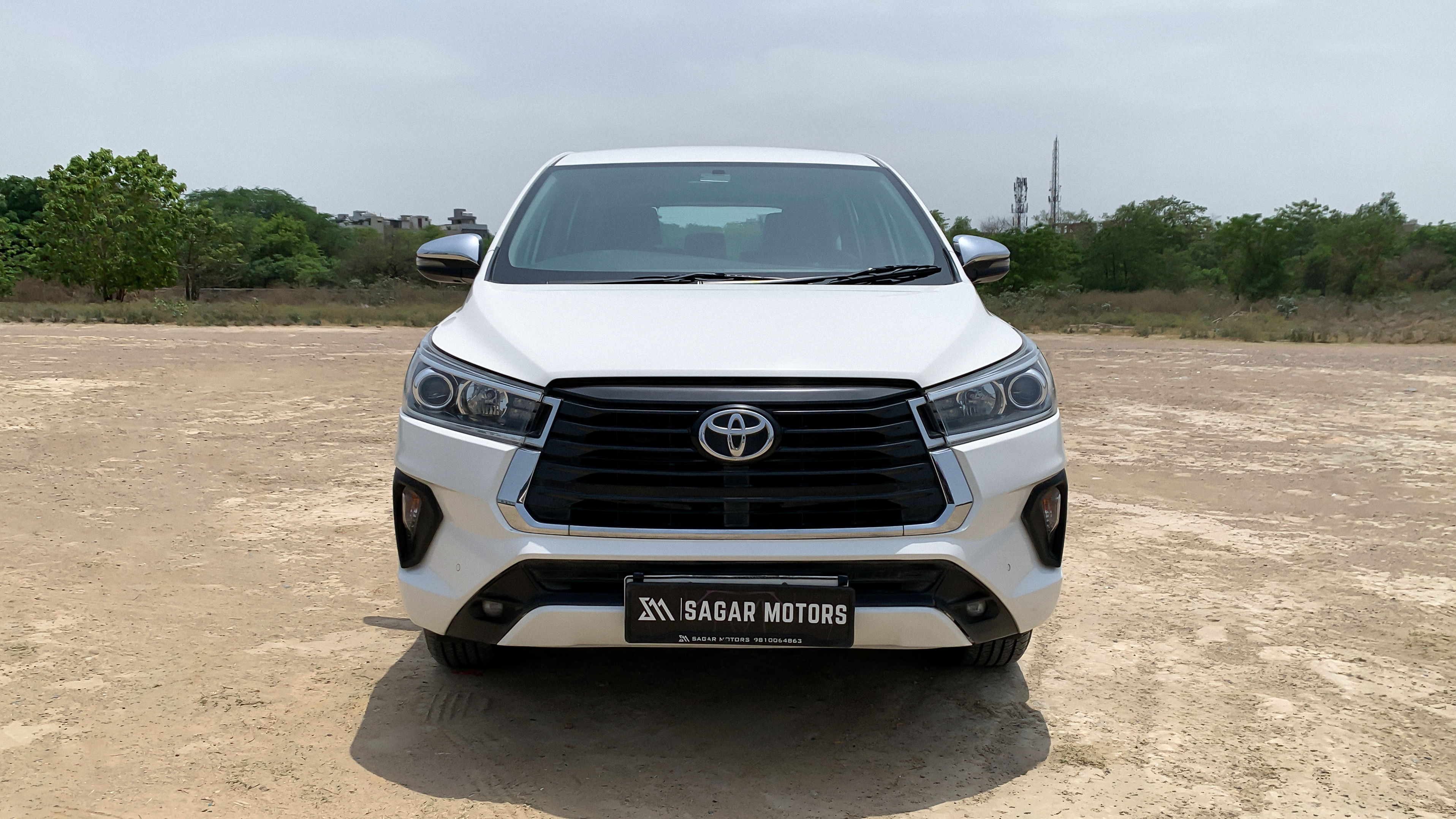 2021 Toyota Innova Crysta 2393 cc कार नई दिल्ली में ₹20.75 Lakh में ...