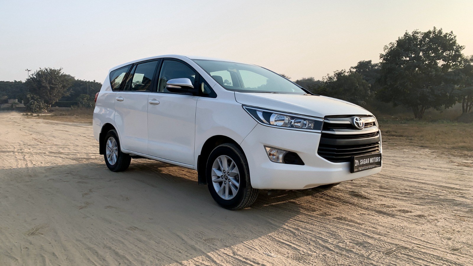 Buy Used Toyota Innova Crysta 2.4 G MT BSIV of 2017 model @ 11,75,000 ...