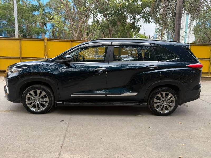 Buy Used Toyota Innova Hycross ZX Optional Hybrid of 2026 model @ 37 ...