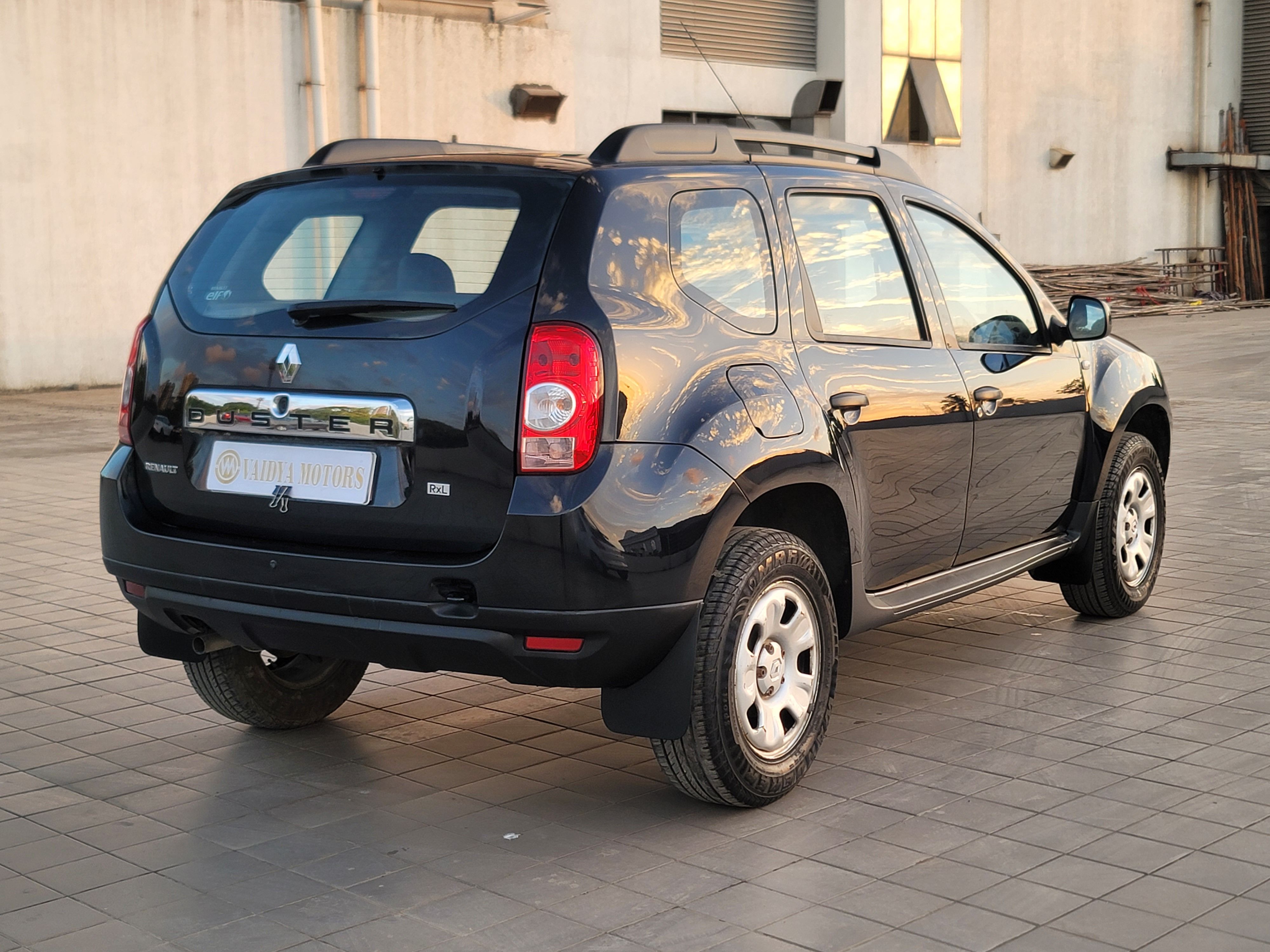 Buy Used Renault Duster Petrol RxL of 2015 model @ 4,25,000 INR in ...