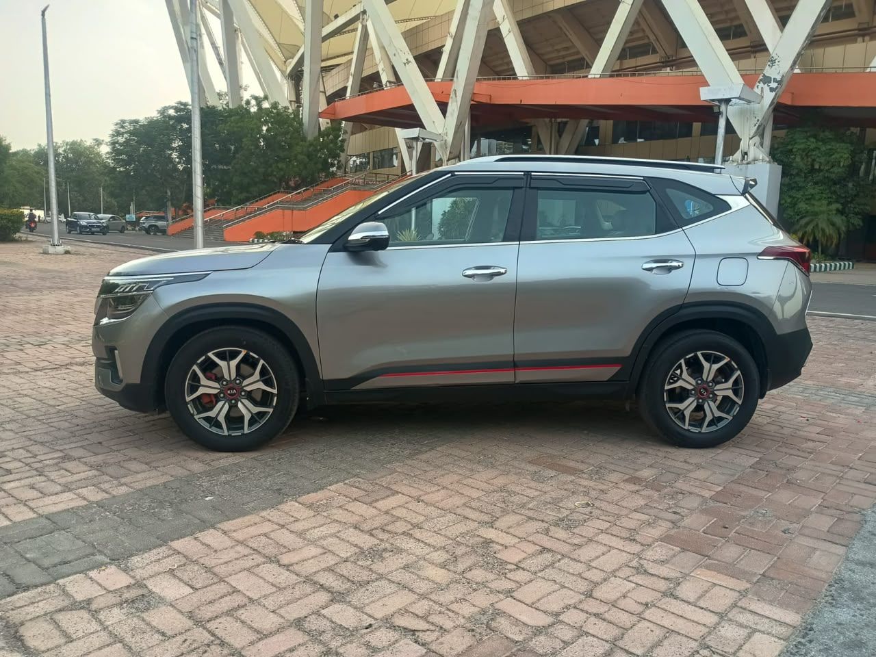 Buy Used Kia Seltos GTX Plus DCT of 2020 model @ 8,90,000 INR in Delhi ...