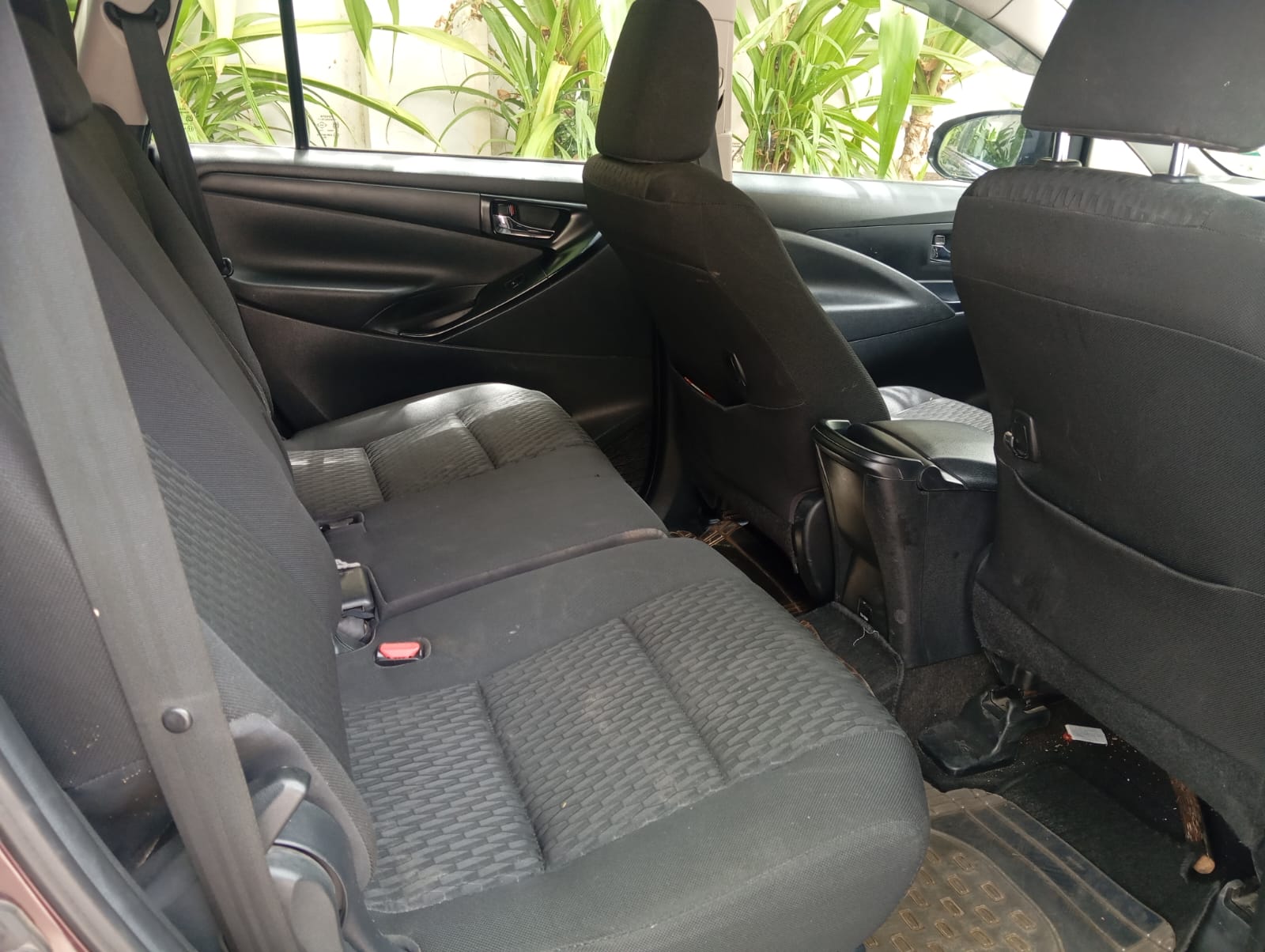 Buy Used Toyota Innova Crysta 2.4 G MT BSIV of 2017 model @ 10,25,000 ...