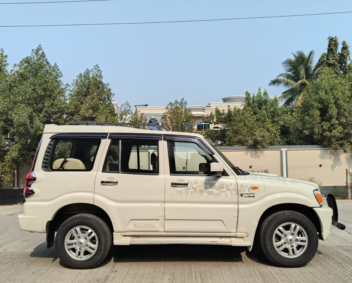 Buy Used Mahindra Scorpio VLX 2WD 7S BSIV of 2012 model @ 5,11,000 INR ...