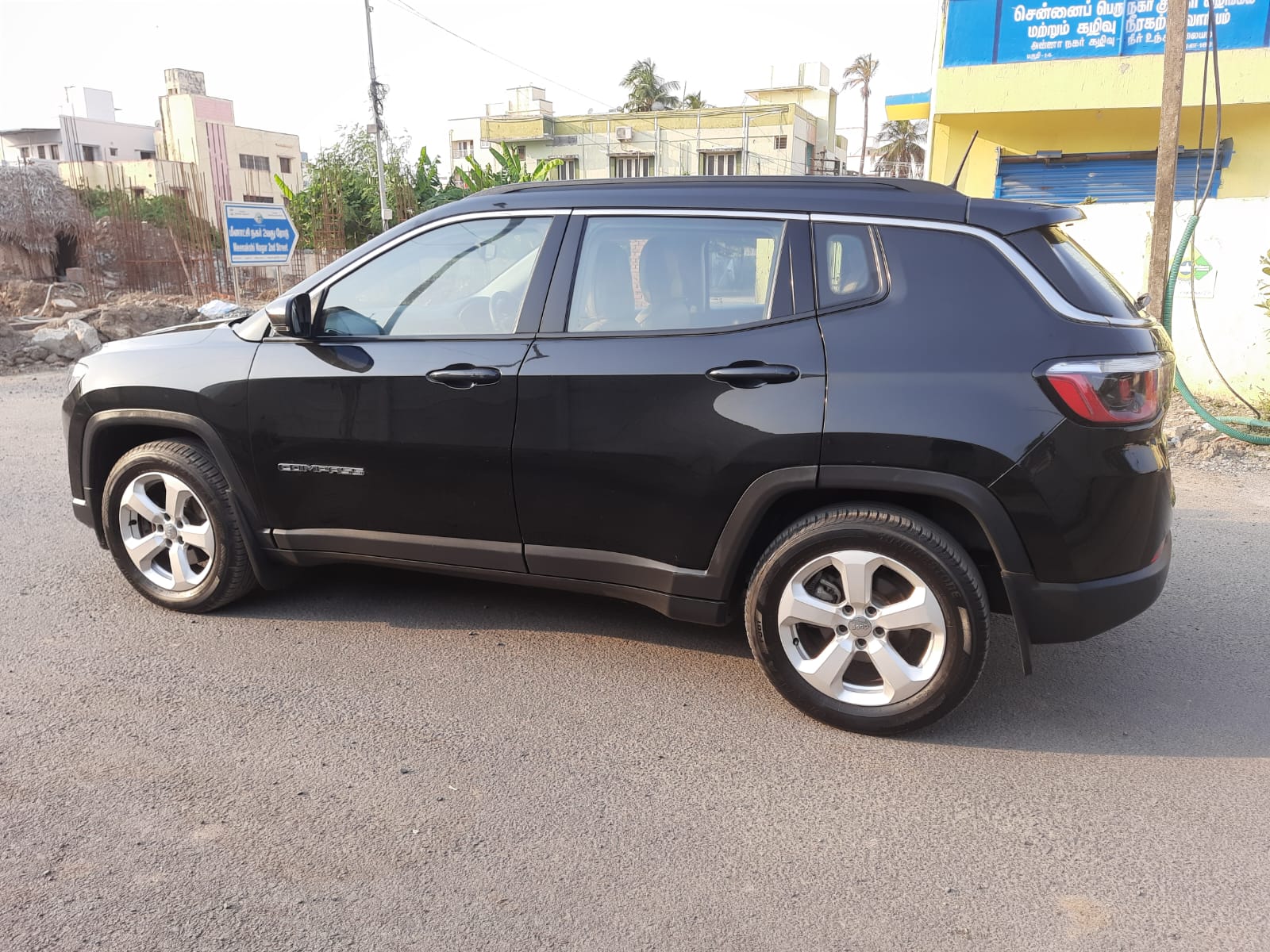 Buy Used Jeep Compass 2.0 Longitude BSIV of 2018 model @ 8,90,000 INR ...