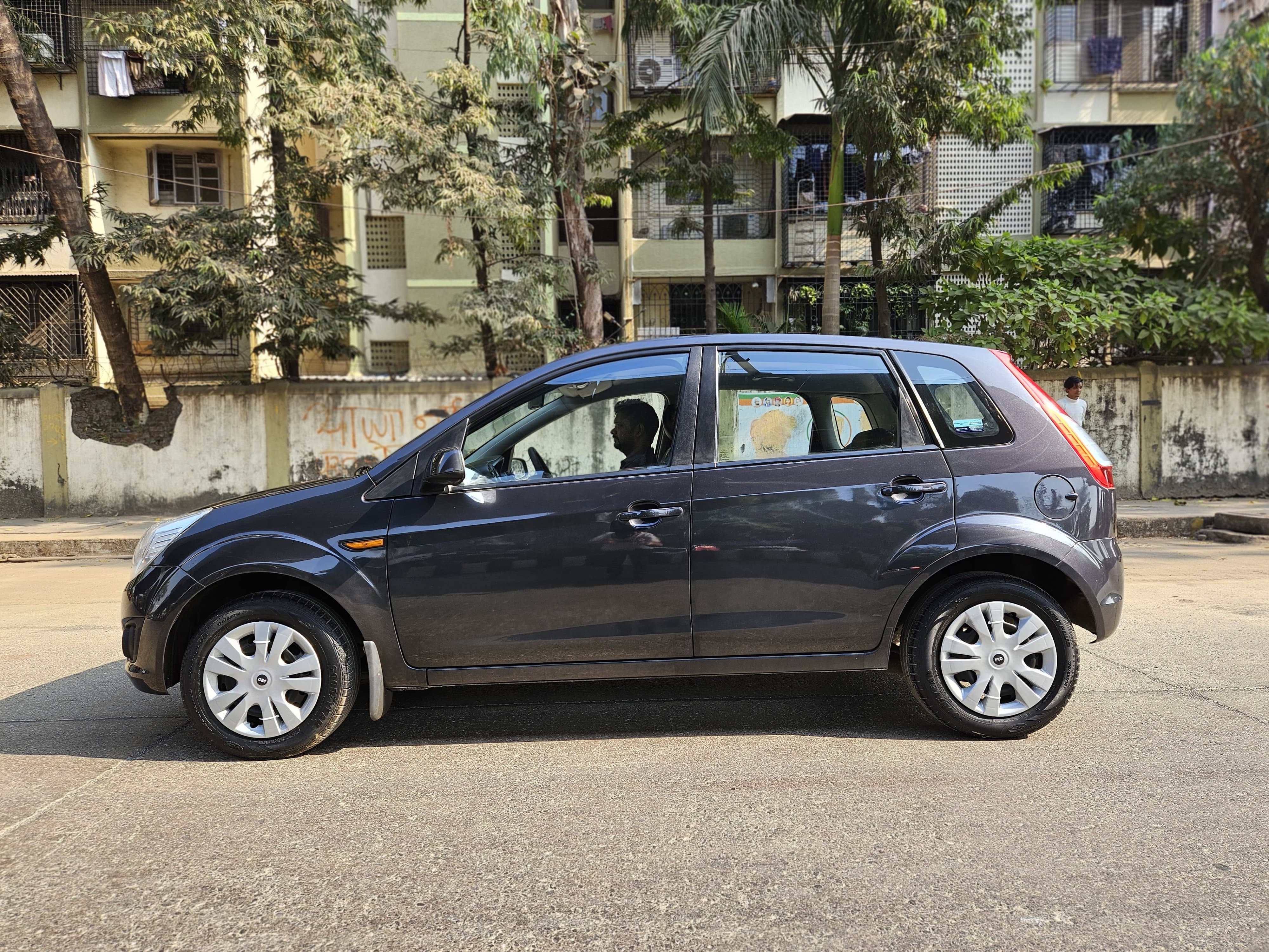 Buy Used Ford Figo Petrol EXI of 2013 model @ 2,10,000 INR in Mumbai ...