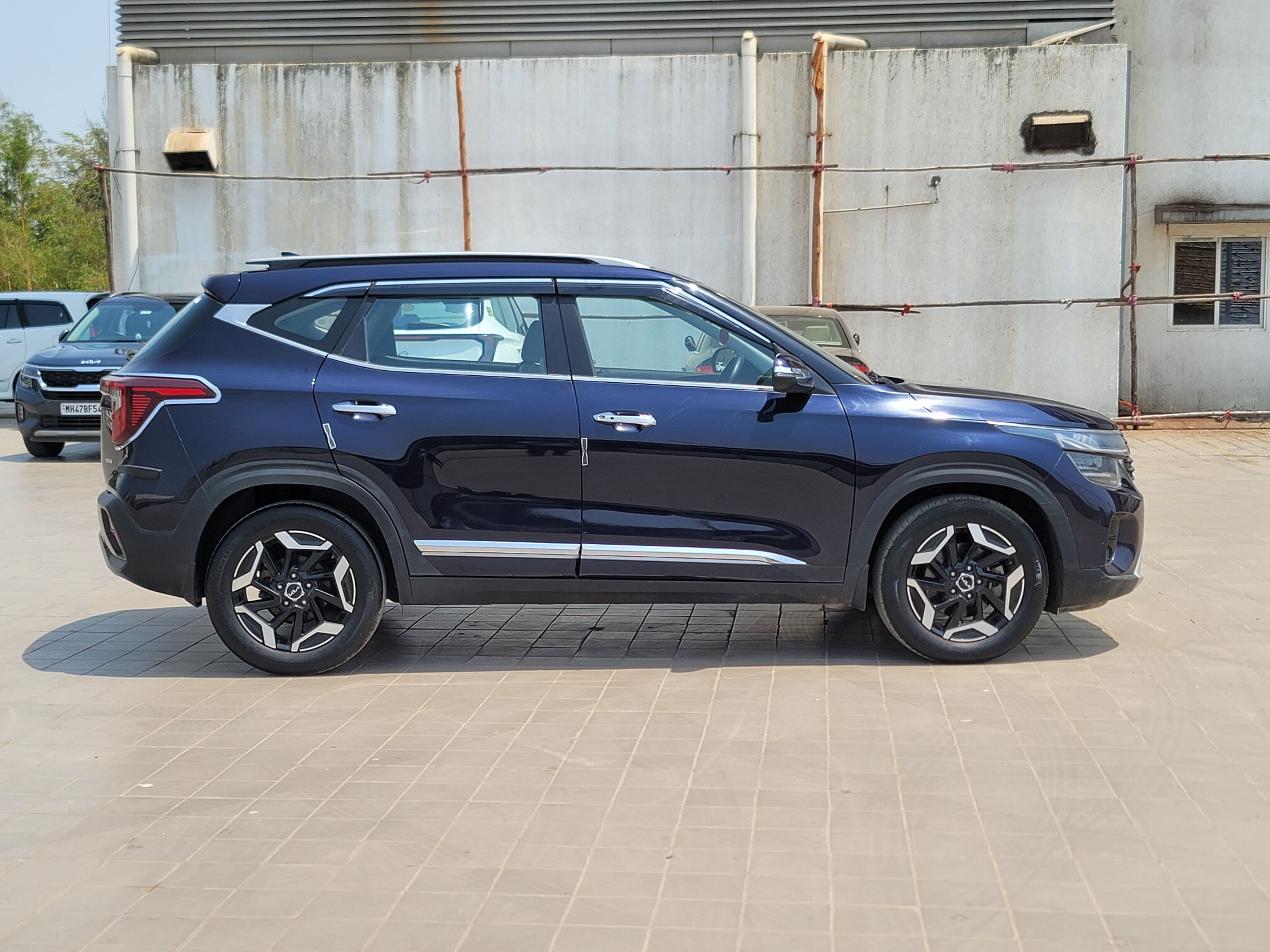 Buy Used Kia Seltos HTX IVT of 2024 model @ 16,50,000 INR in Mumbai ...