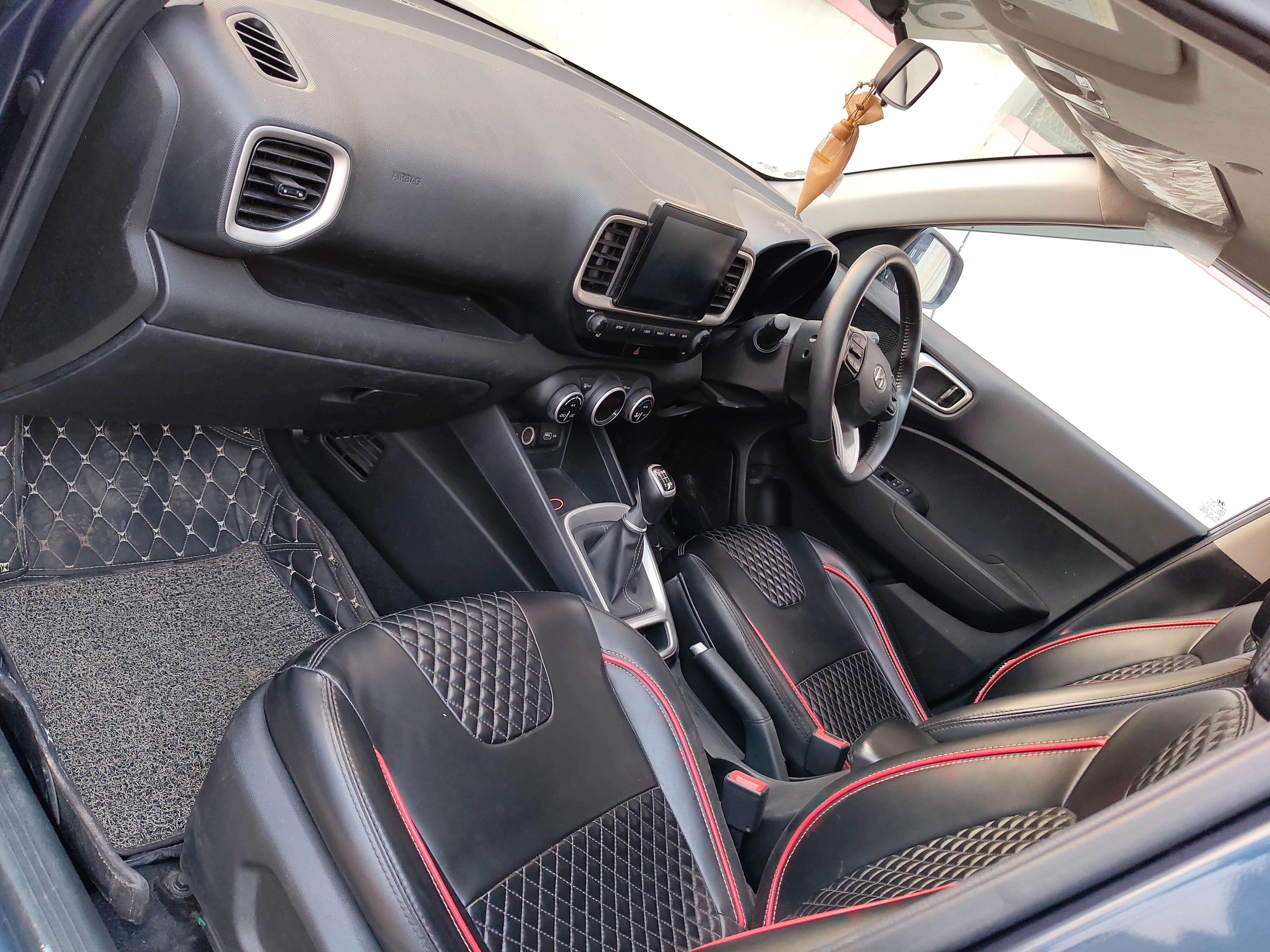 Buy Used Hyundai Venue SX Turbo of 2022 model @ 7,50,000 INR in North ...