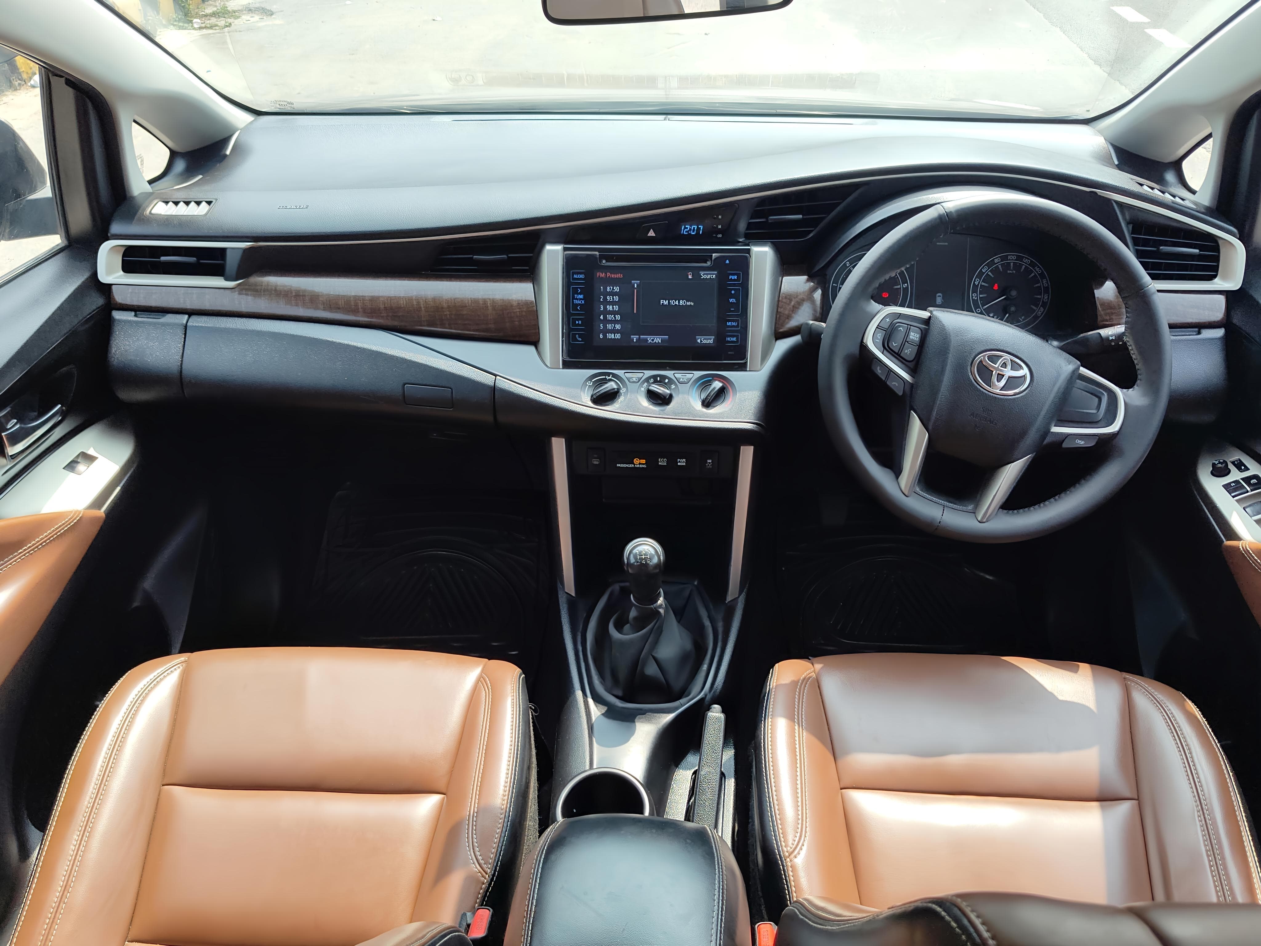 Buy Used Toyota Innova Crysta 2.4 GX 7 STR of 2020 model @ 13,75,000 ...