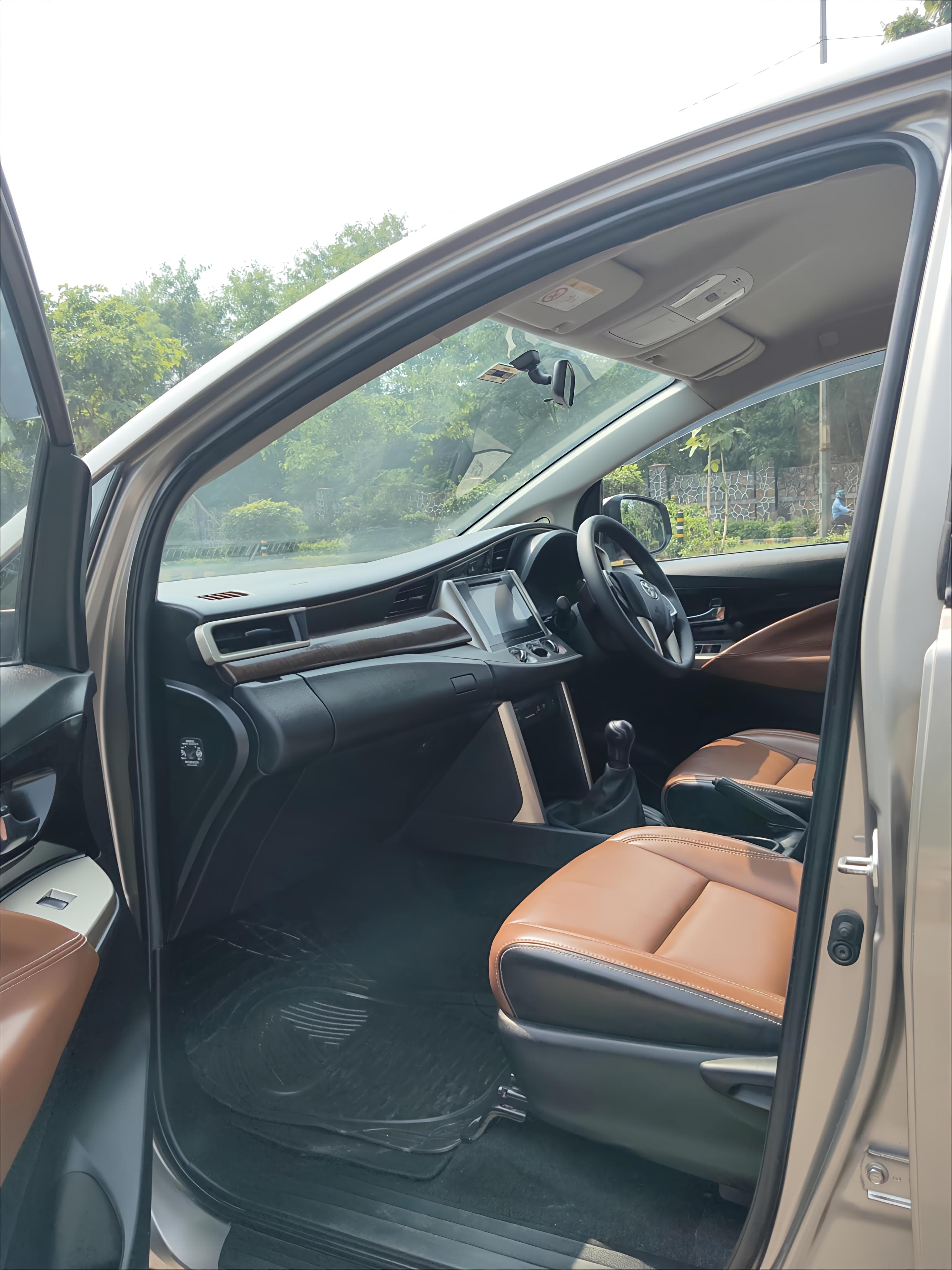 Buy Used Toyota Innova Crysta 2.4 G Plus 7 STR of 2020 model @ 13 ...